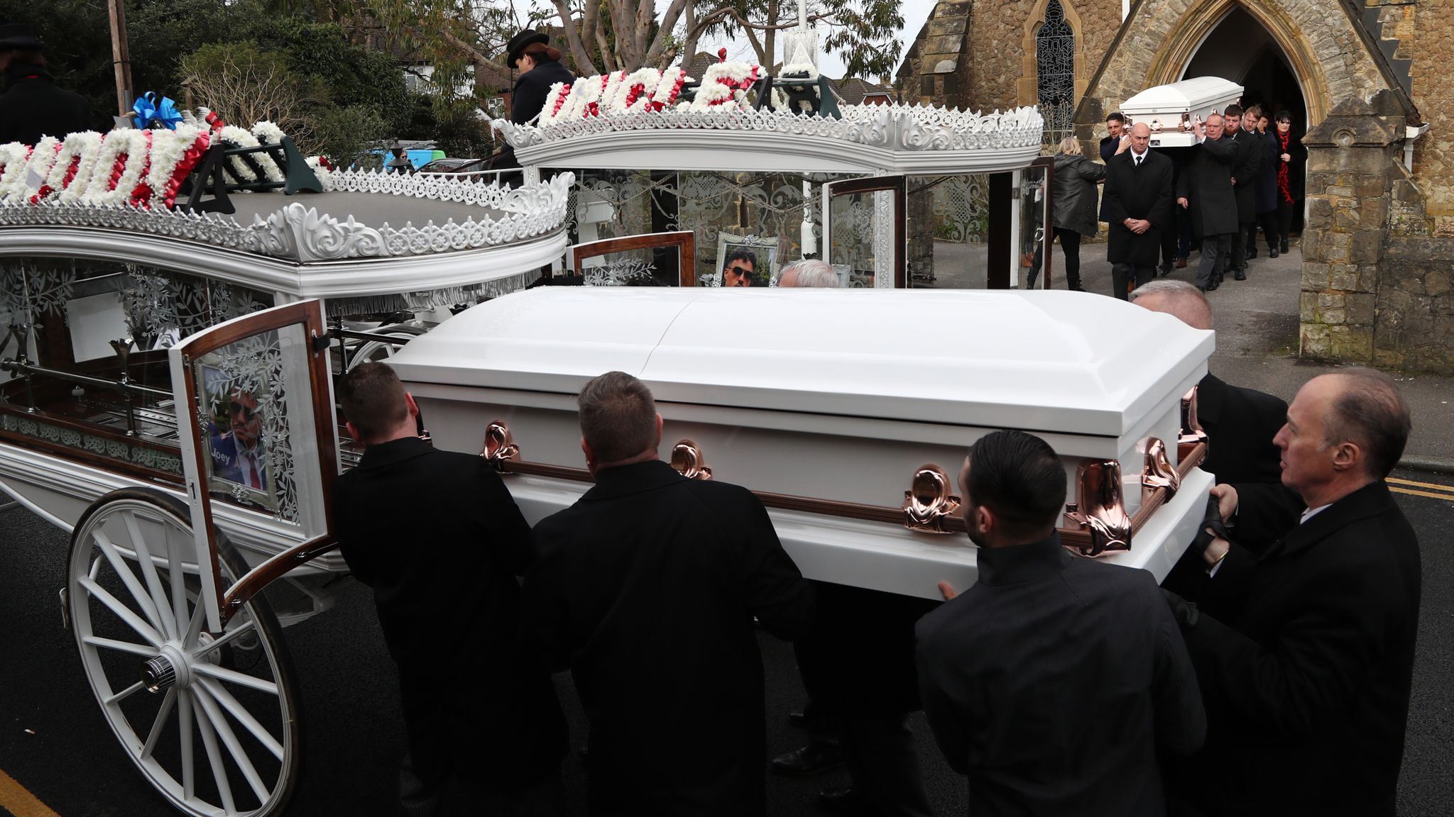 Billy and Joe Smith: Hundreds at funeral for My Big Fat Gypsy Wedding ...