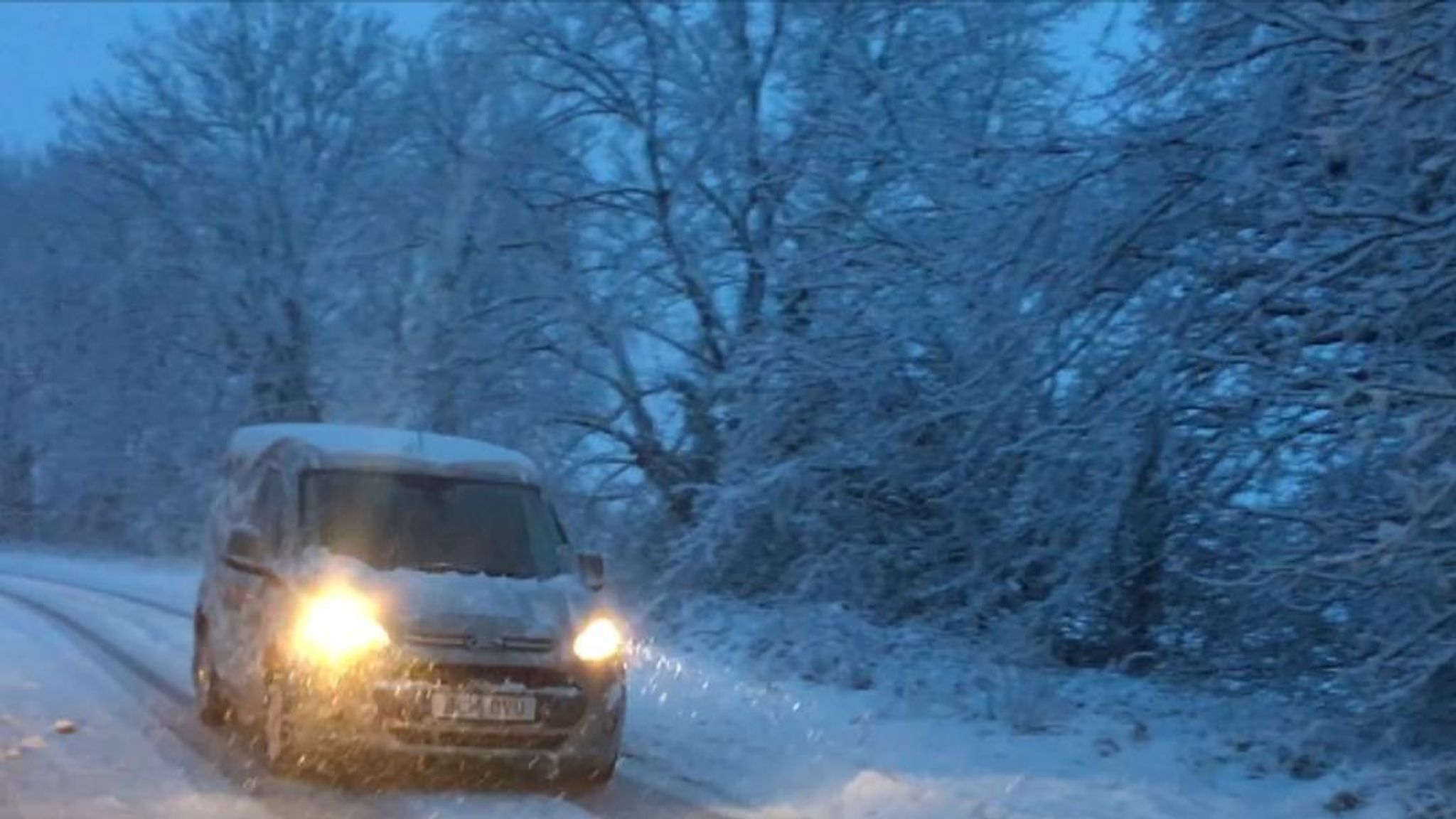 UK weather: Treacherous conditions on roads as snow arrives | UK News ...