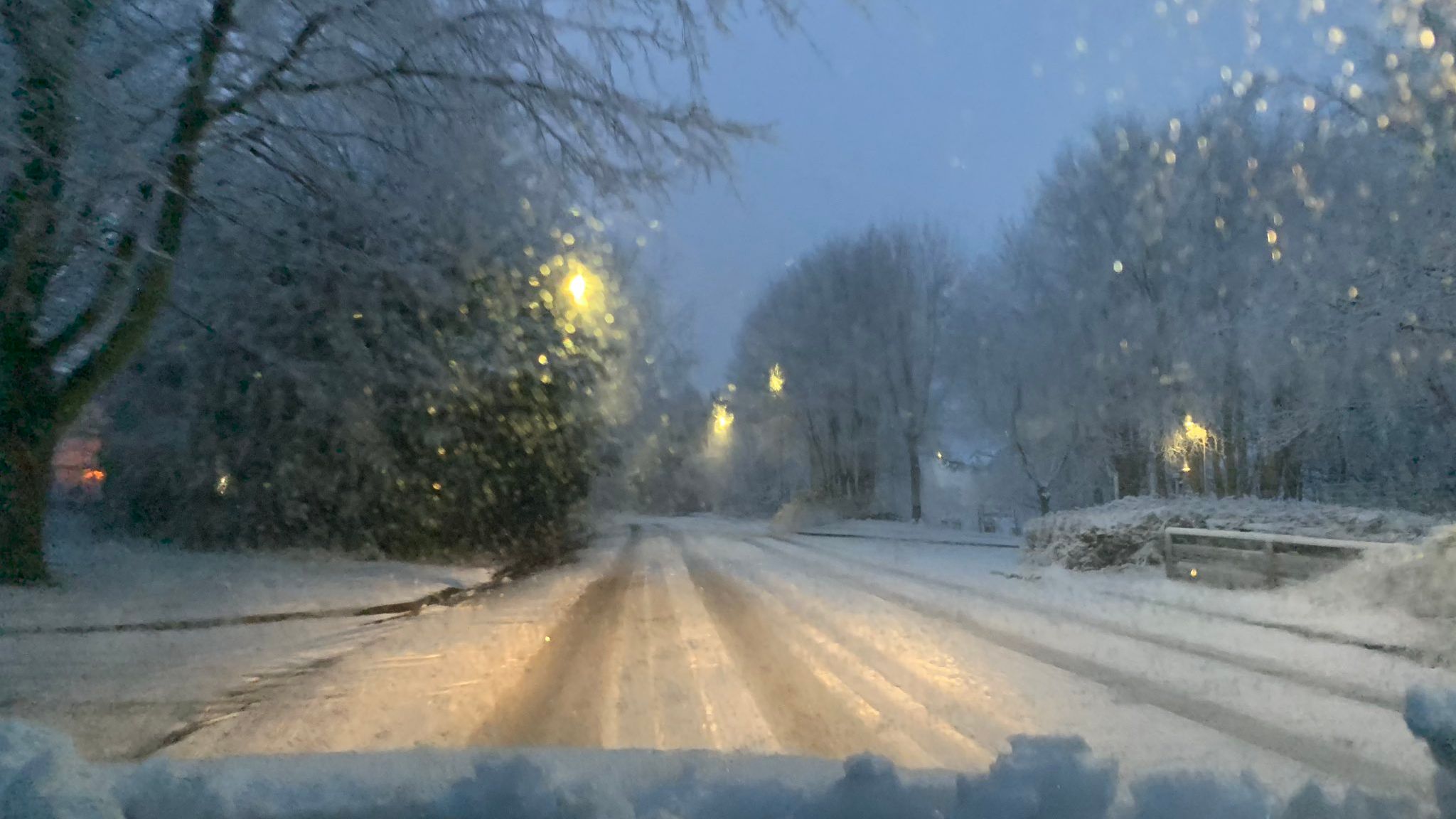 UK weather: Treacherous conditions on roads as snow arrives | UK News ...