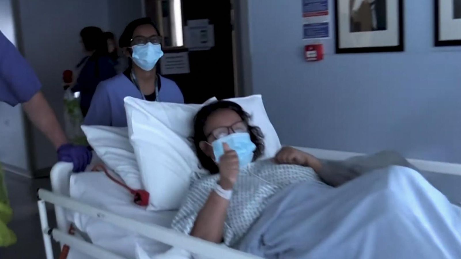 Coronavirus: NHS nurse leaves ICU to round of applause | UK News | Sky News