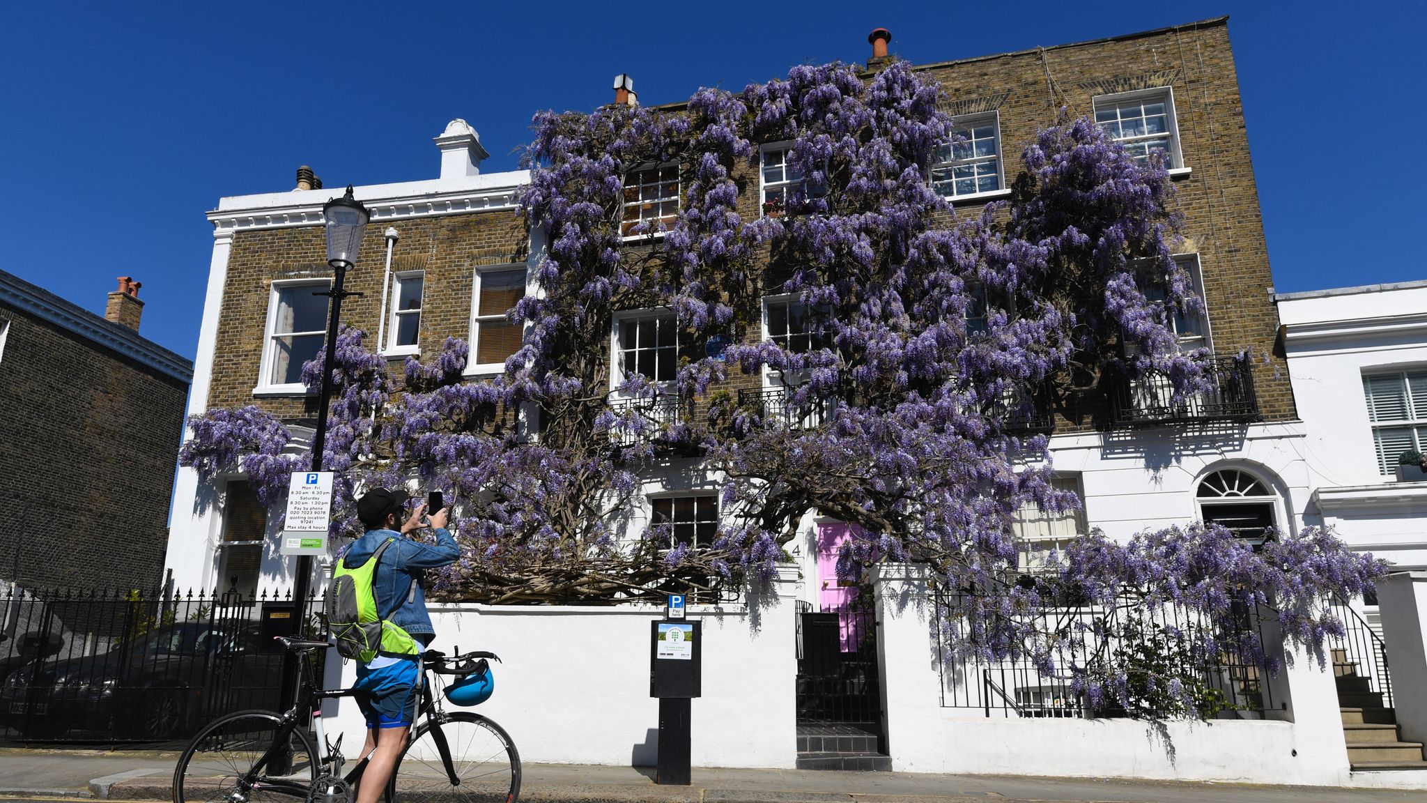 UK weather: Temperatures could hit 24C this week as COVID-19 lockdown ...