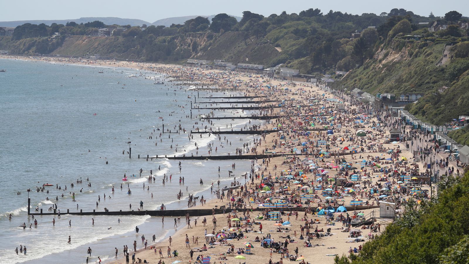 Coronavirus: Britons urged to 'use common sense' as beaches and parks ...