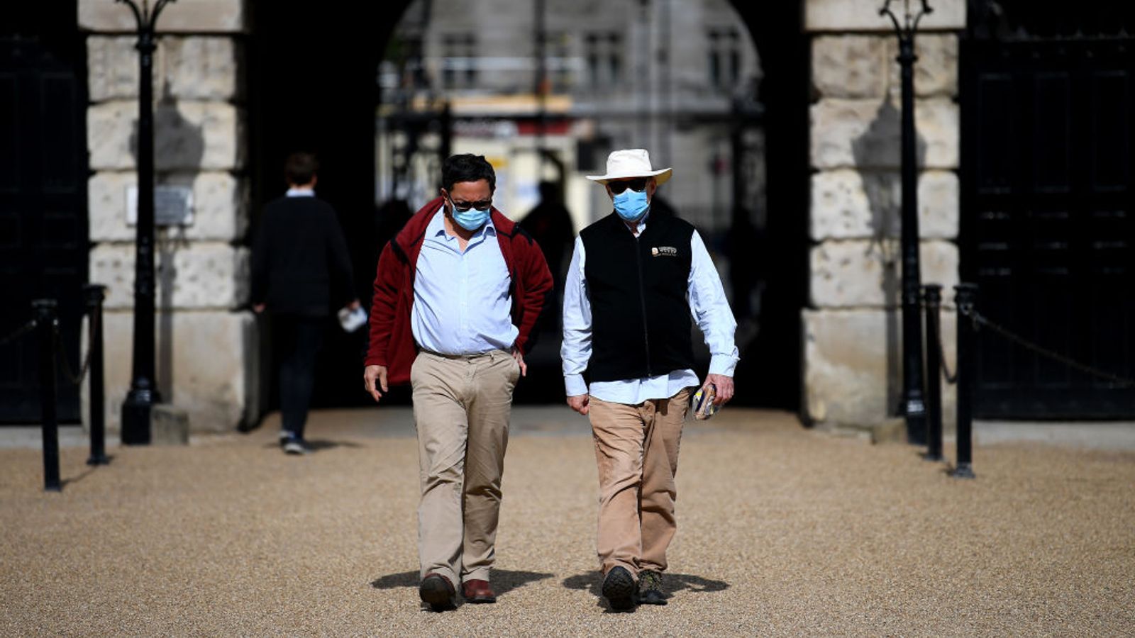Coronavirus: Wearing surgical masks can reduce COVID-19 spread by 75% ...