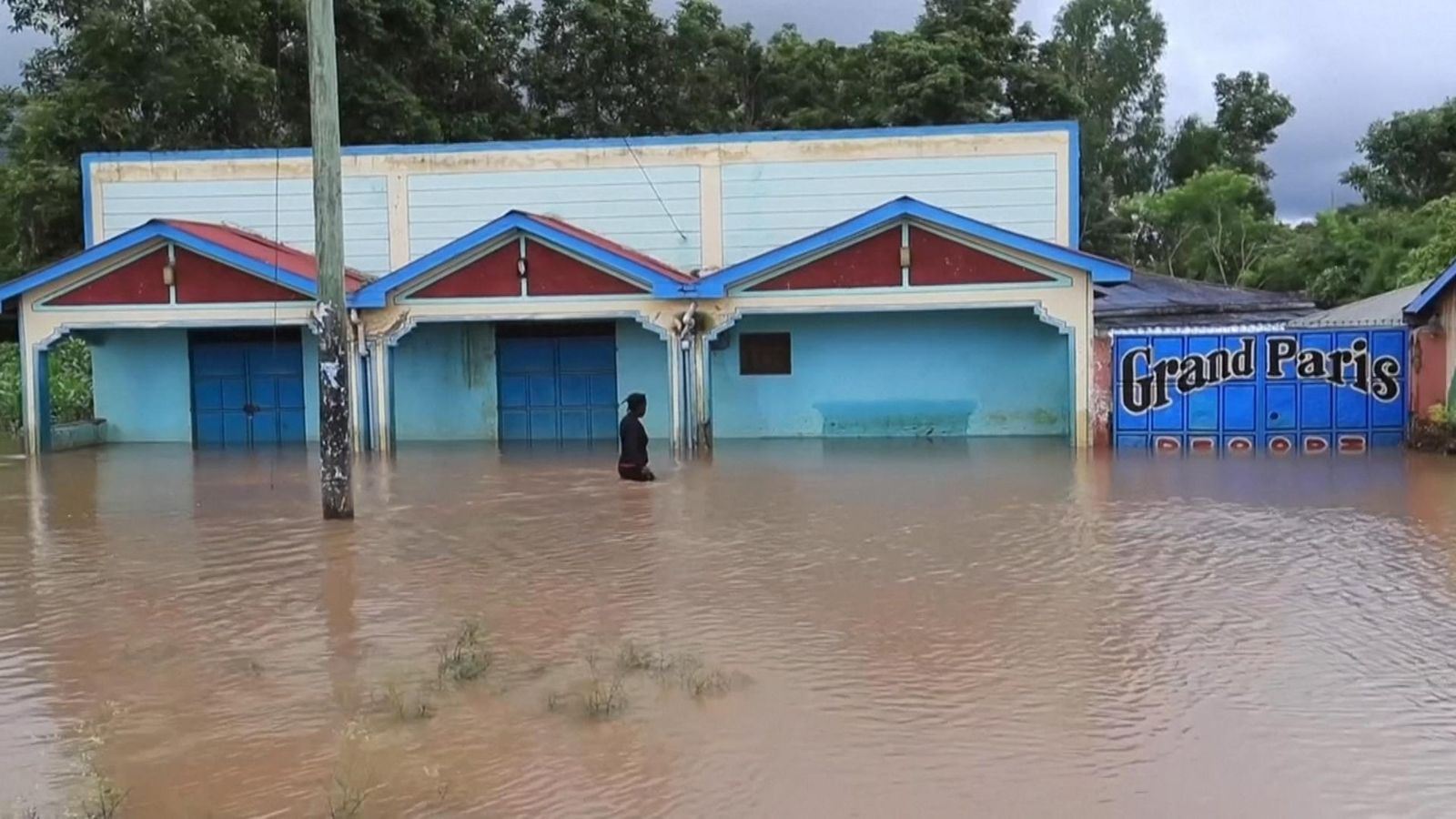 More than 100 people dead after flooding and landslides in Kenya ...