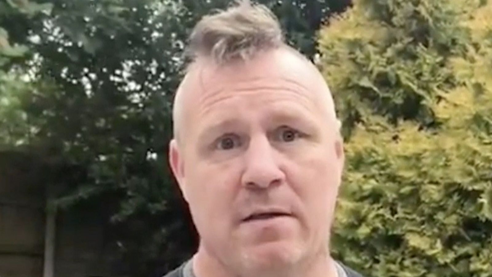 Coronavirus: Dodgy DIY cuts continue as hairdressers push government ...