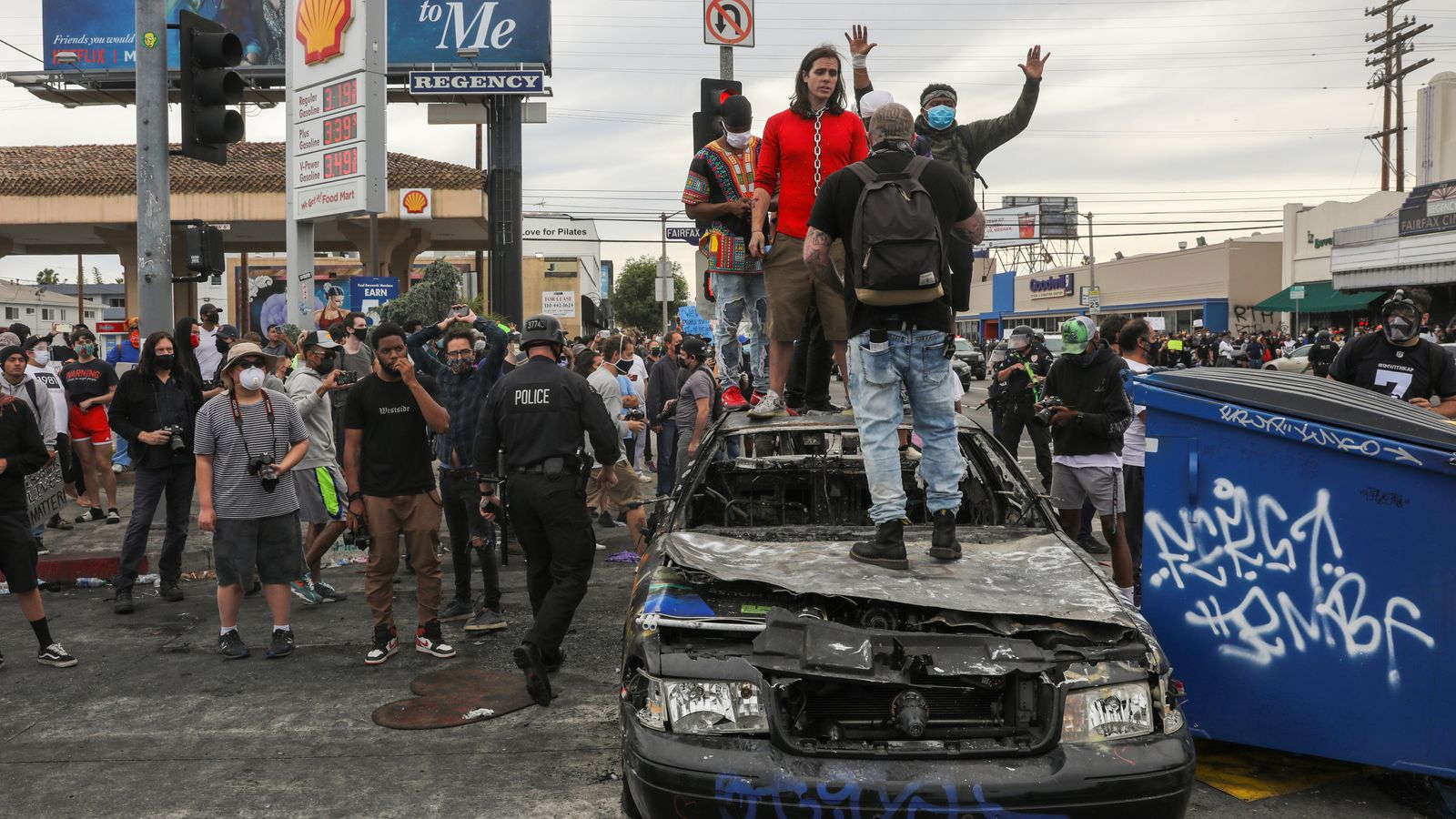 George Floyd death: More National Guard troops sent in as US protests ...