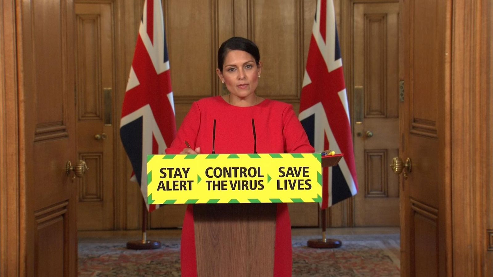 £1,000 fines for passengers breaking isolation rules | UK News | Sky News