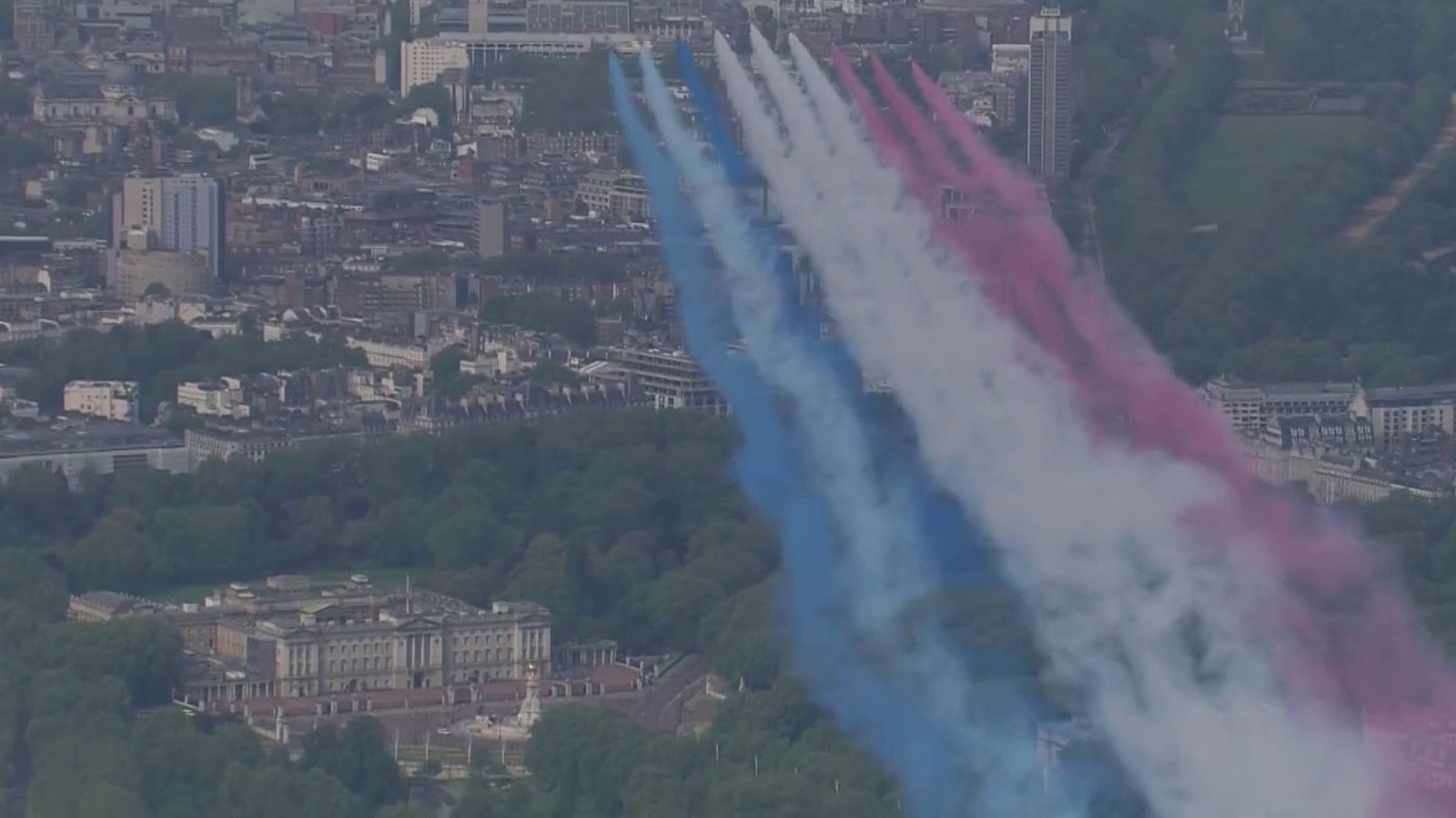 Red Arrows fly over London for VE Day celebrations | UK News | Sky News