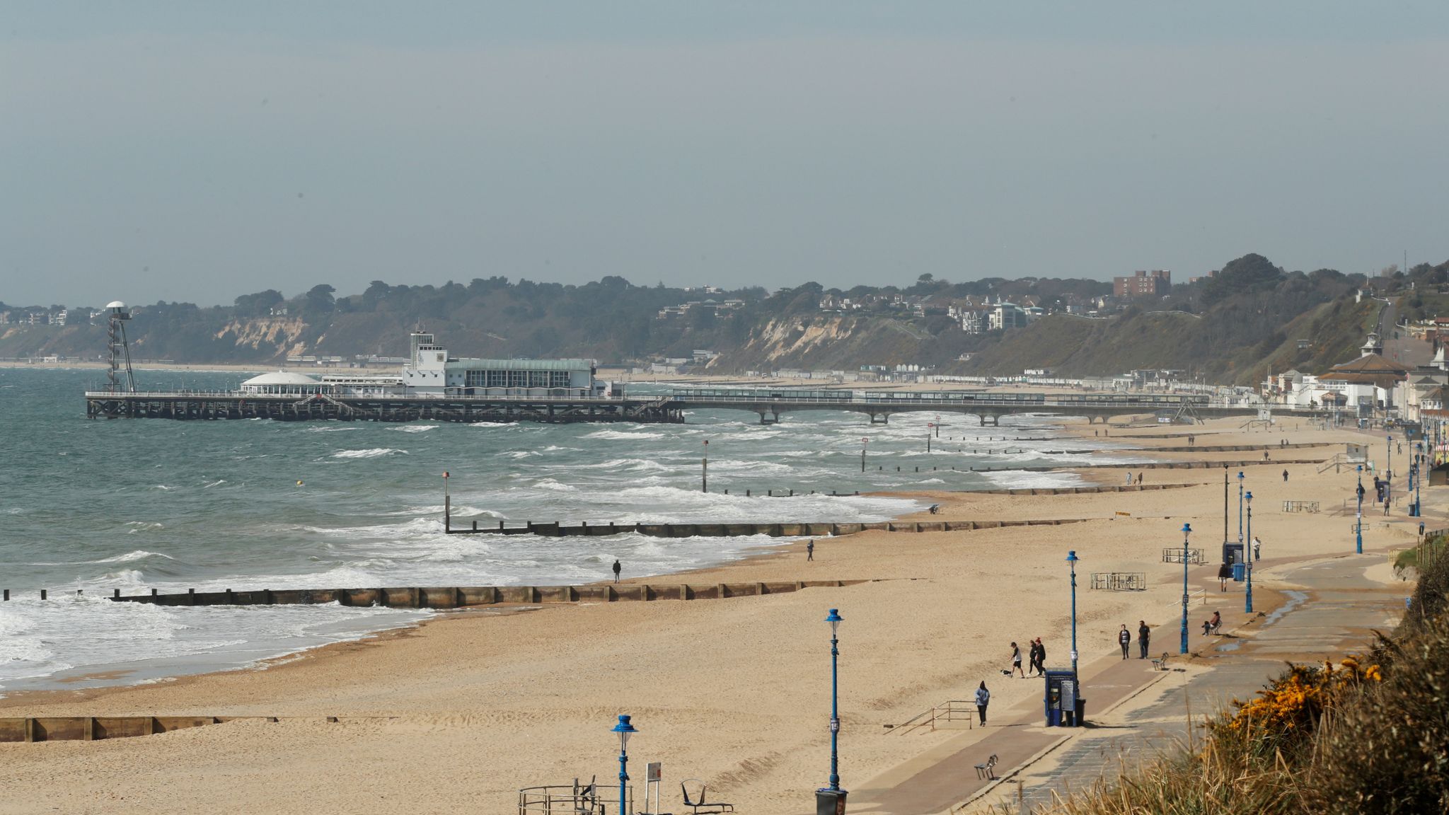 Coronavirus: Striking photos show ghost towns and cities returning to ...