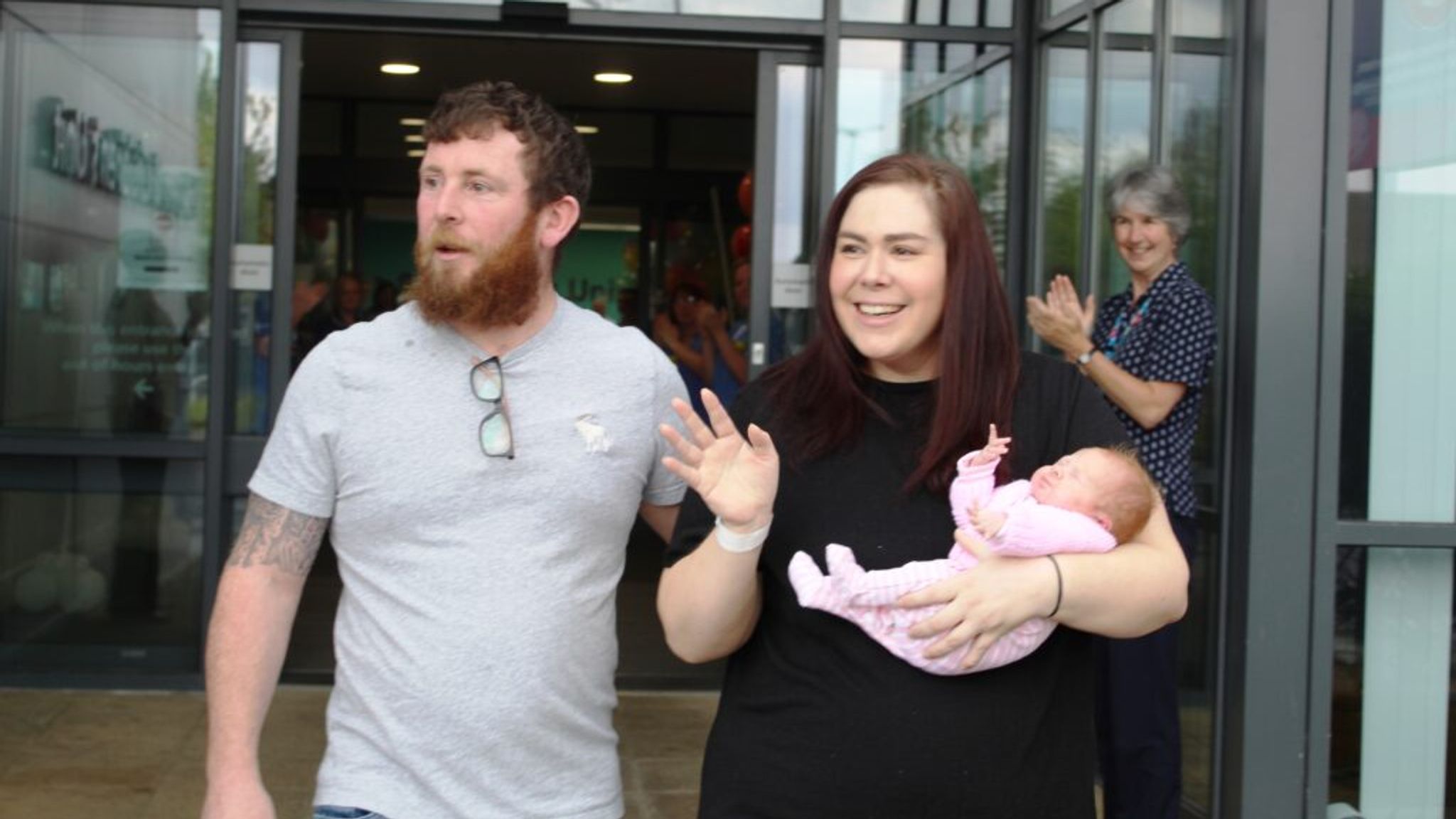 Coronavirus: Mum who had 50/50 survival chance leaves hospital with ...