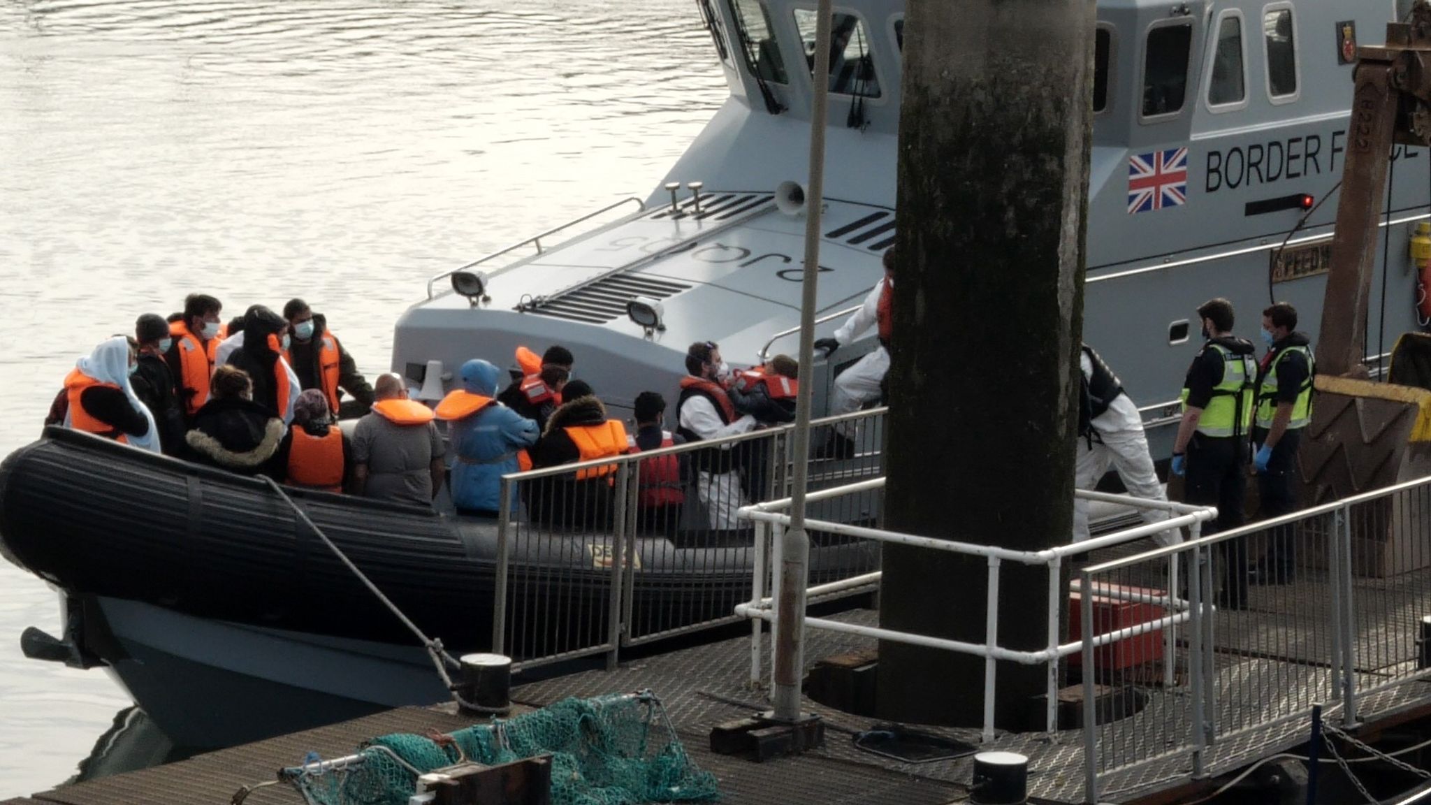 People smuggling in Channel 'major threat' to UK border, ex-Border ...