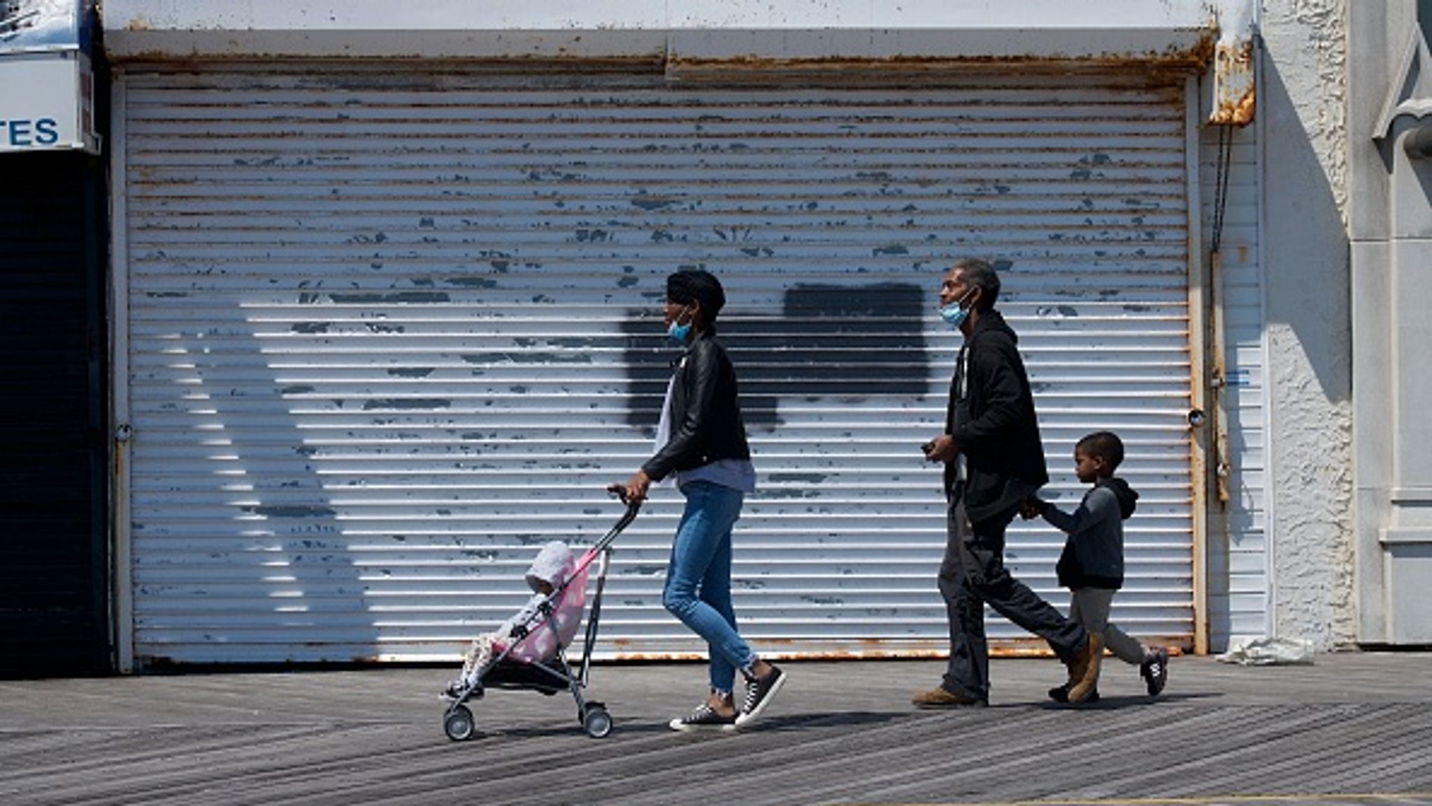 Coronavirus: More than 20 million Americans lose their jobs in one month | UK News | Sky News