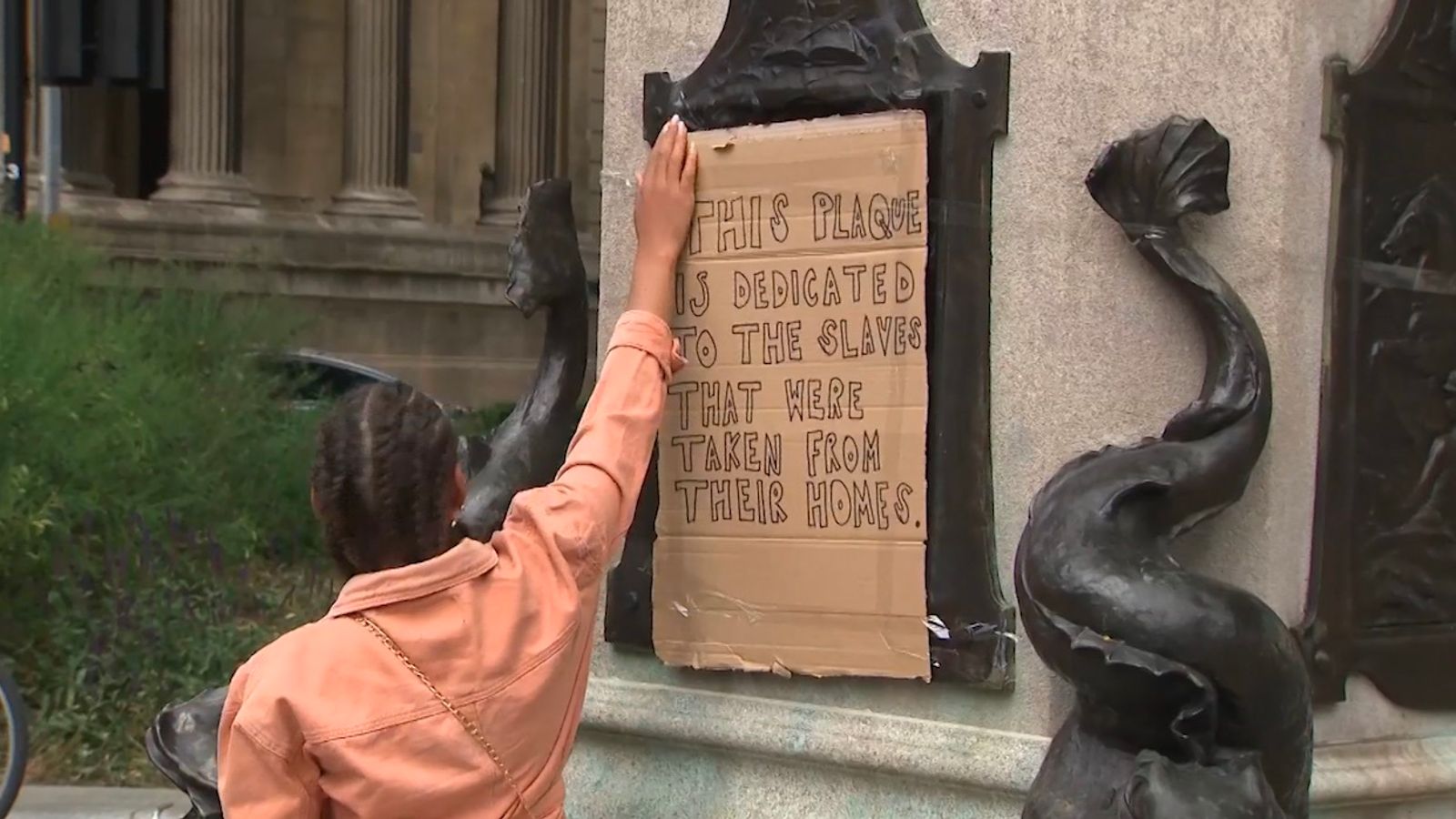 Black Lives Matter: Bristol crowd applauds as plaque sign replaced | UK ...
