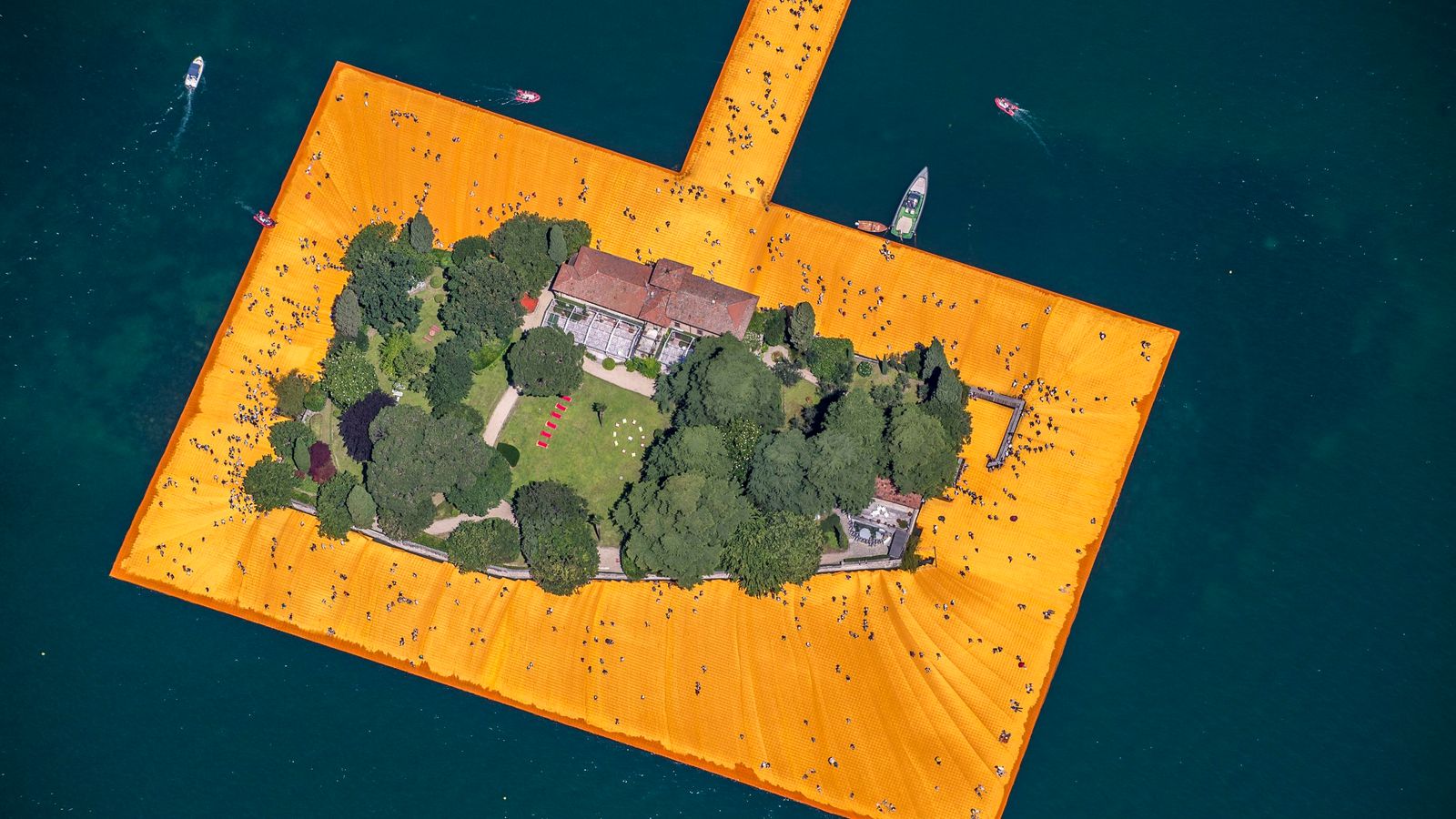 Christo: Landmark 'wrapping' artist who 'realised the impossible' dies ...
