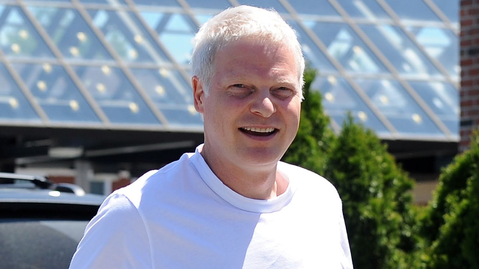 Steve Bing: Film producer and ex-partner of Liz Hurley dies aged 55 ...