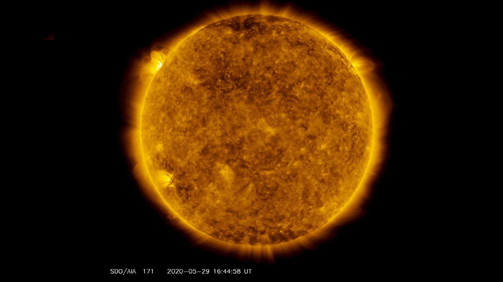 Massive sunspot appears ahead of period of expected heightened solar ...