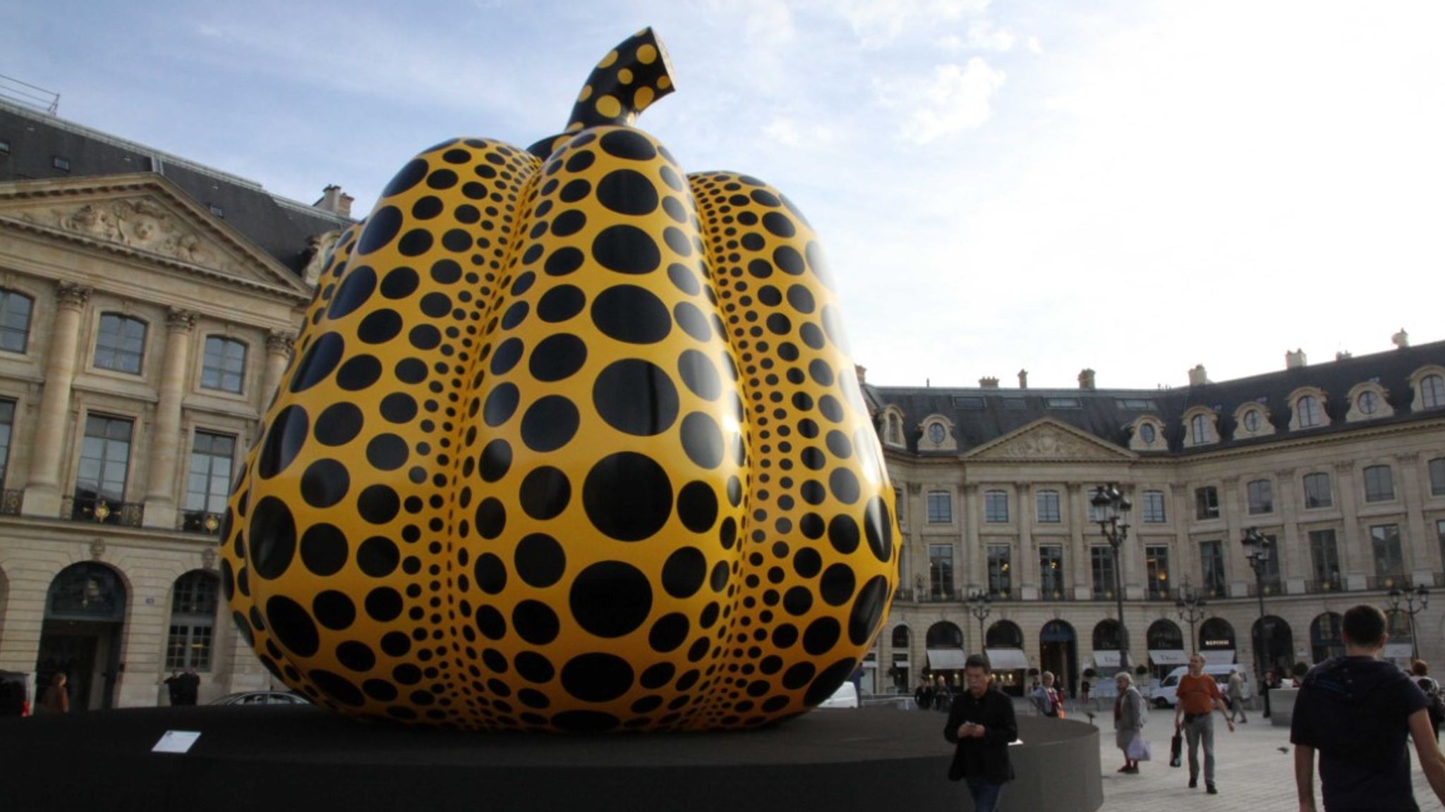 Art collector accused of fraud faces extradition to UK after Lisbon ...