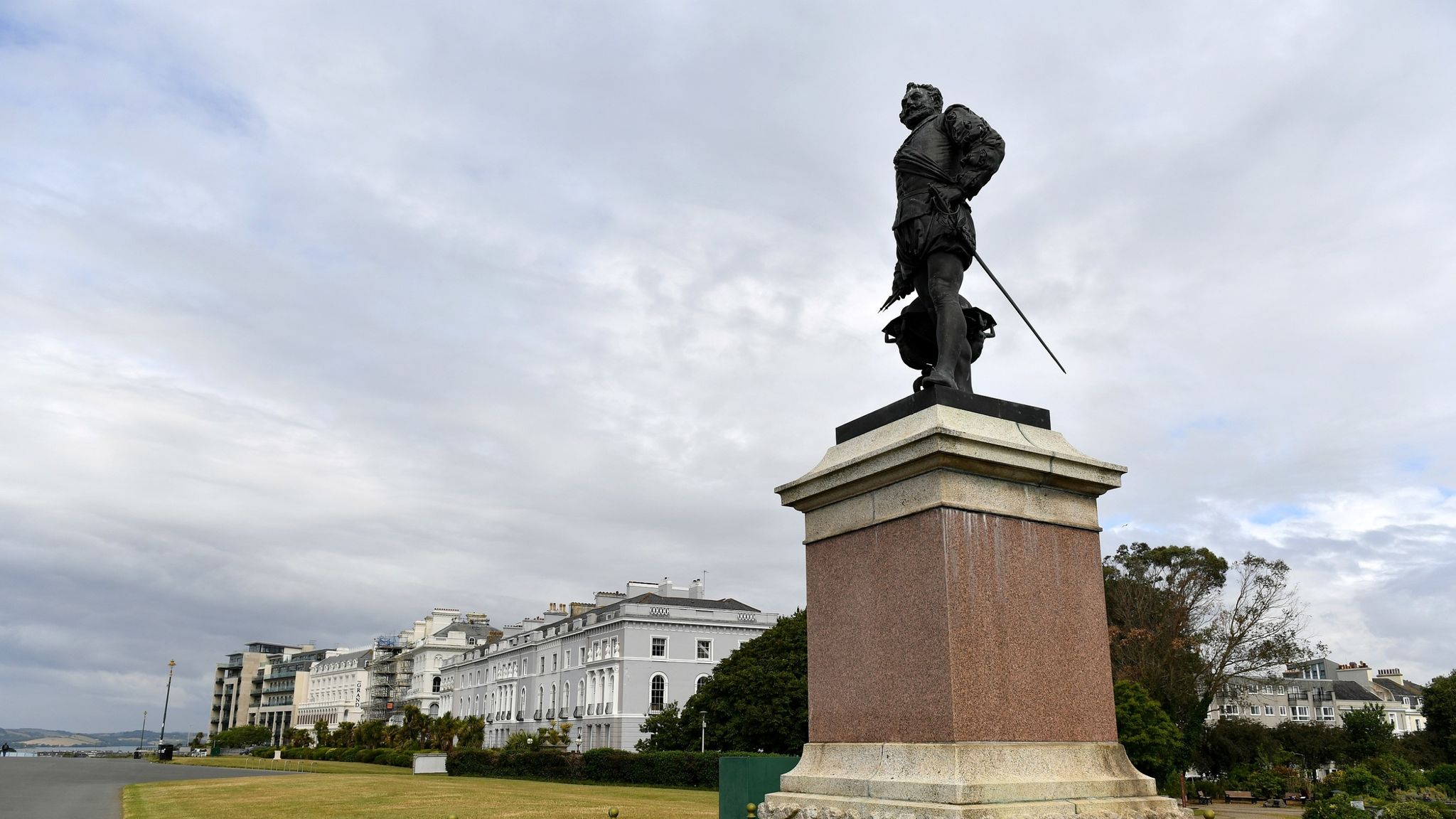 Eight out of 10 councils considering future of contentious statues ...