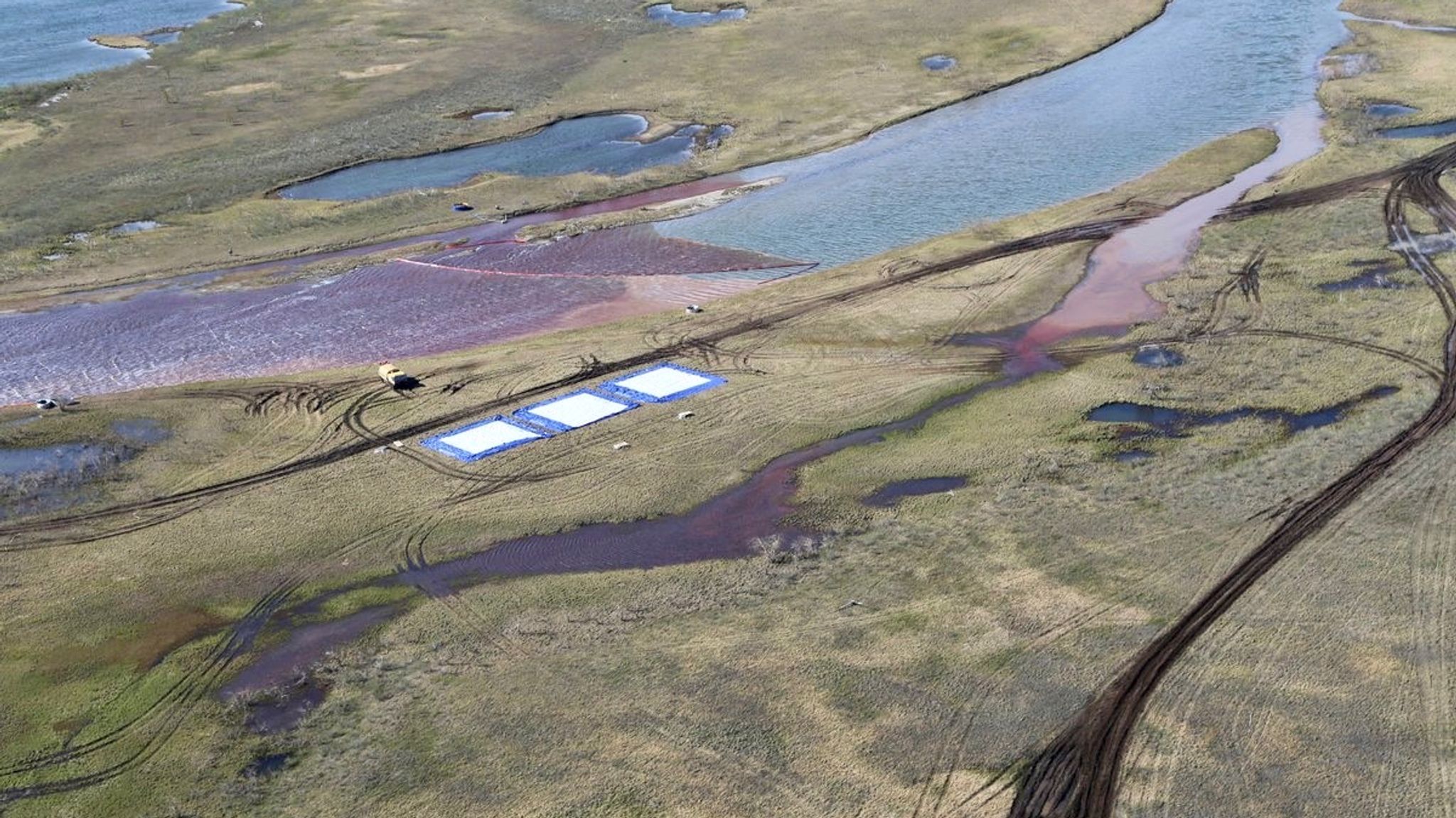 Diesel spill: Russia fails to stop fuel seeping into Arctic lake and it ...