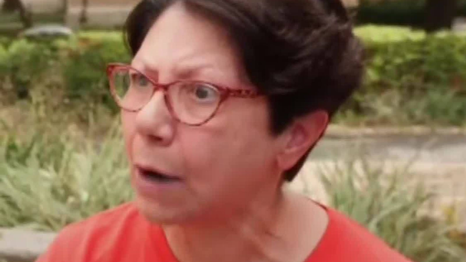 Texan berates 'stupid' reporter Alex Crawford for wearing face mask ...