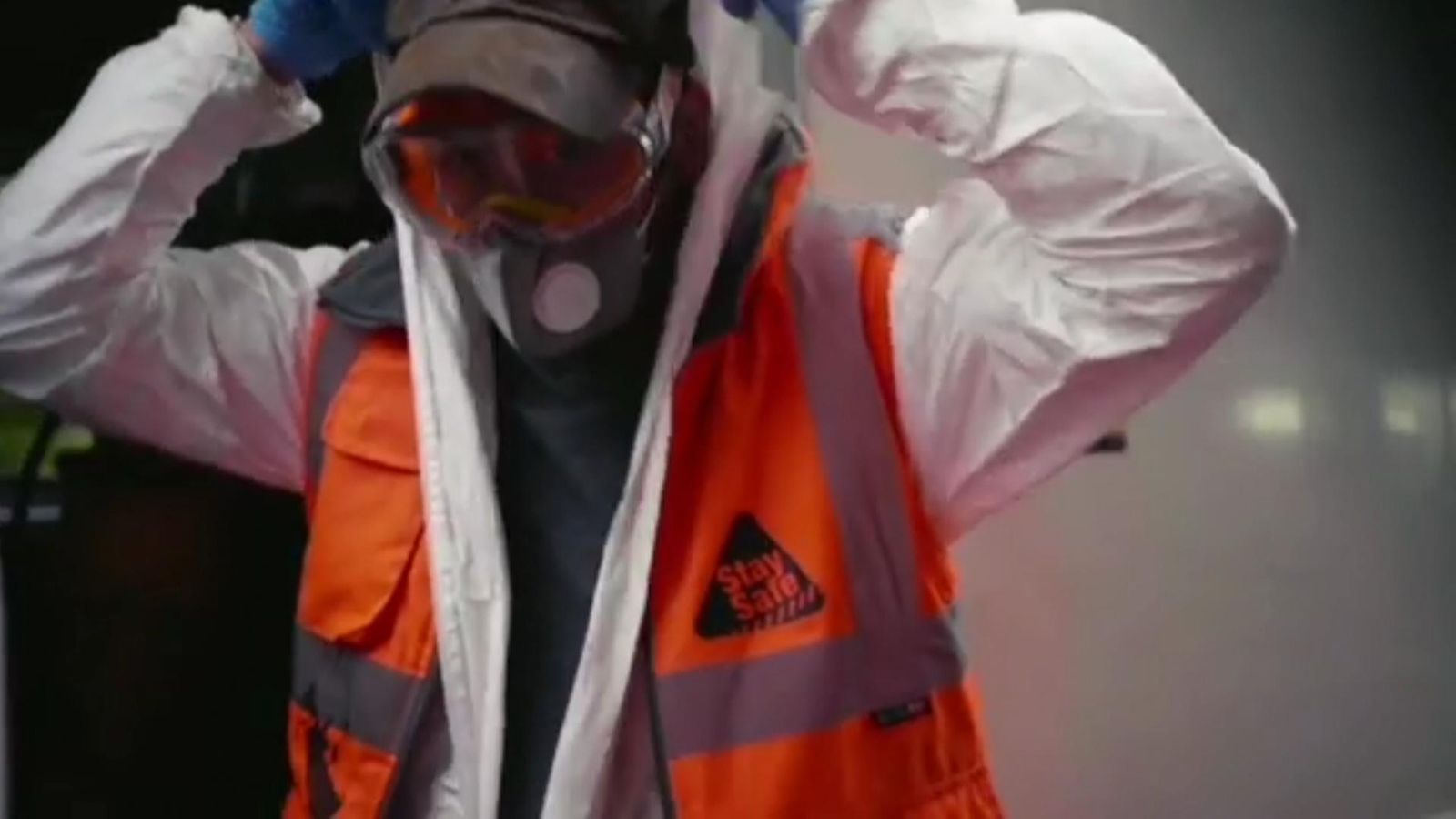 Coronavirus: New Banksy piece on London Tube encourages people to wear ...