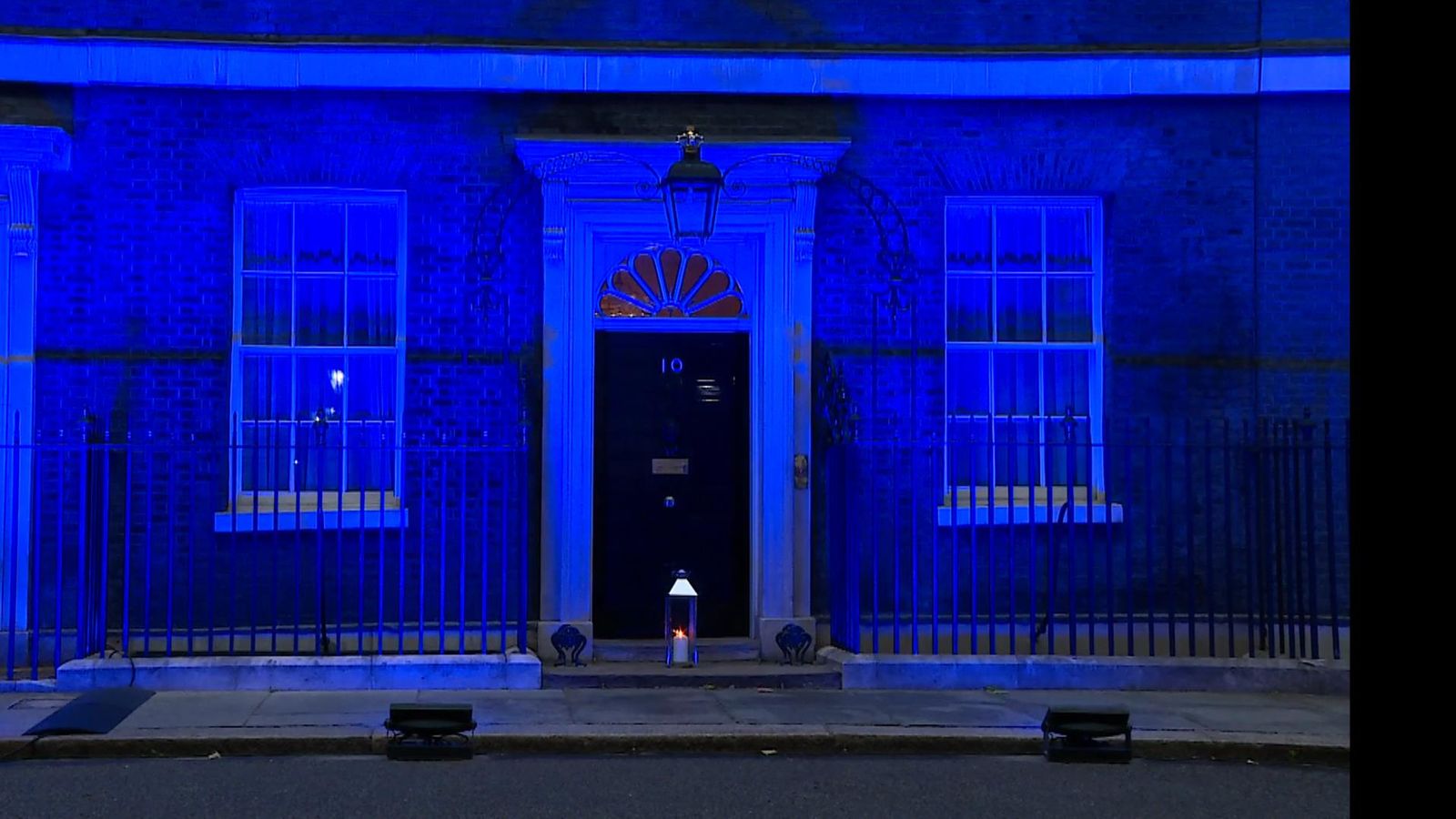 Downing Street goes blue for the NHS | News UK Video News | Sky News
