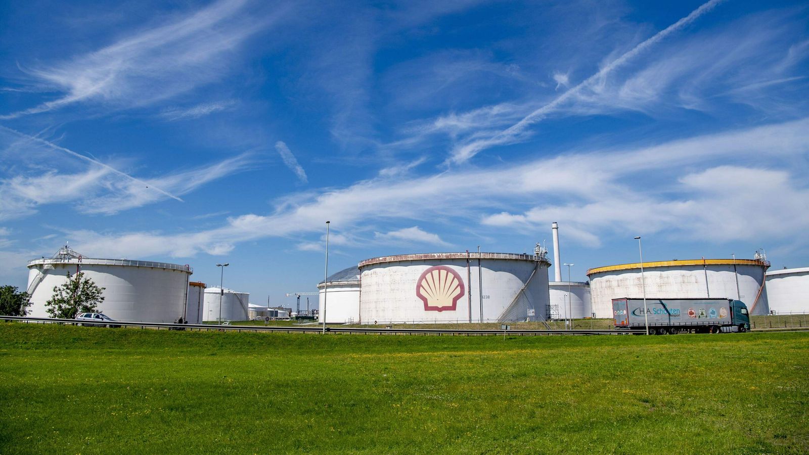 Coronavirus: Shell reveals financial scars of COVID-19 economic slump ...