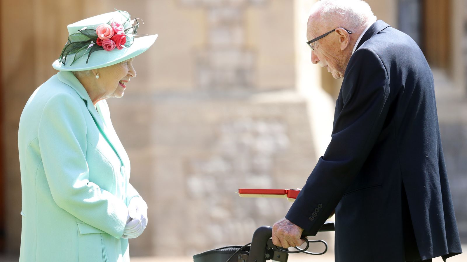 Captain Tom Moore knighted by the Queen during private ceremony at ...