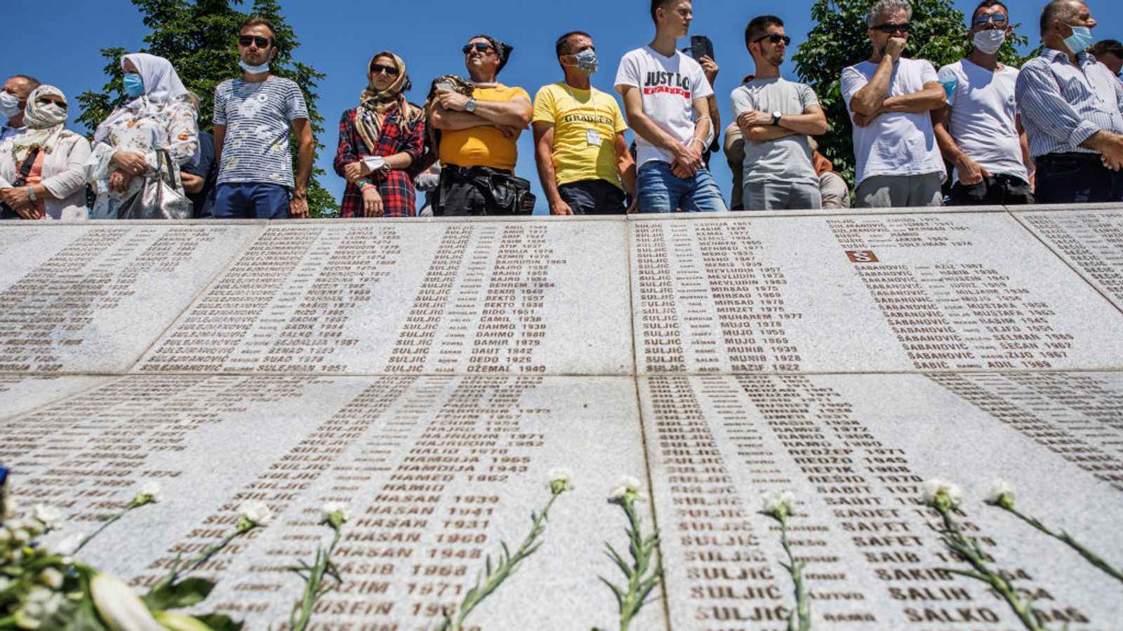 Srebrenica: Bosnians mark 25th anniversary since massacre when 8,000 ...