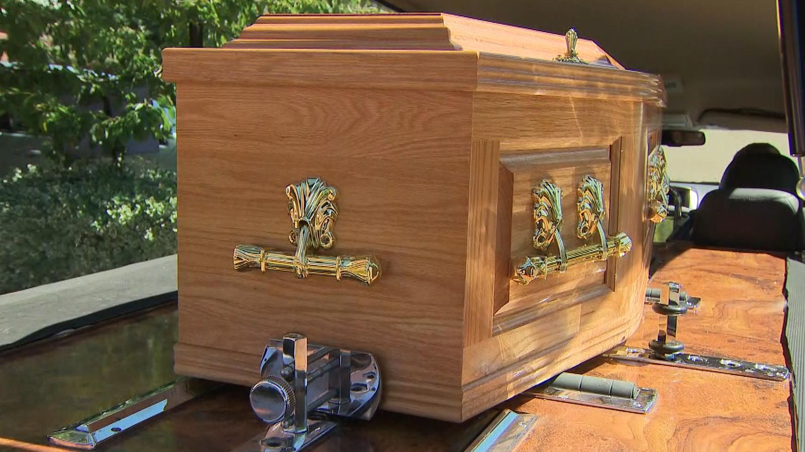 Coronavirus: Pandemic sparks rise in crowdfunded funerals as families ...