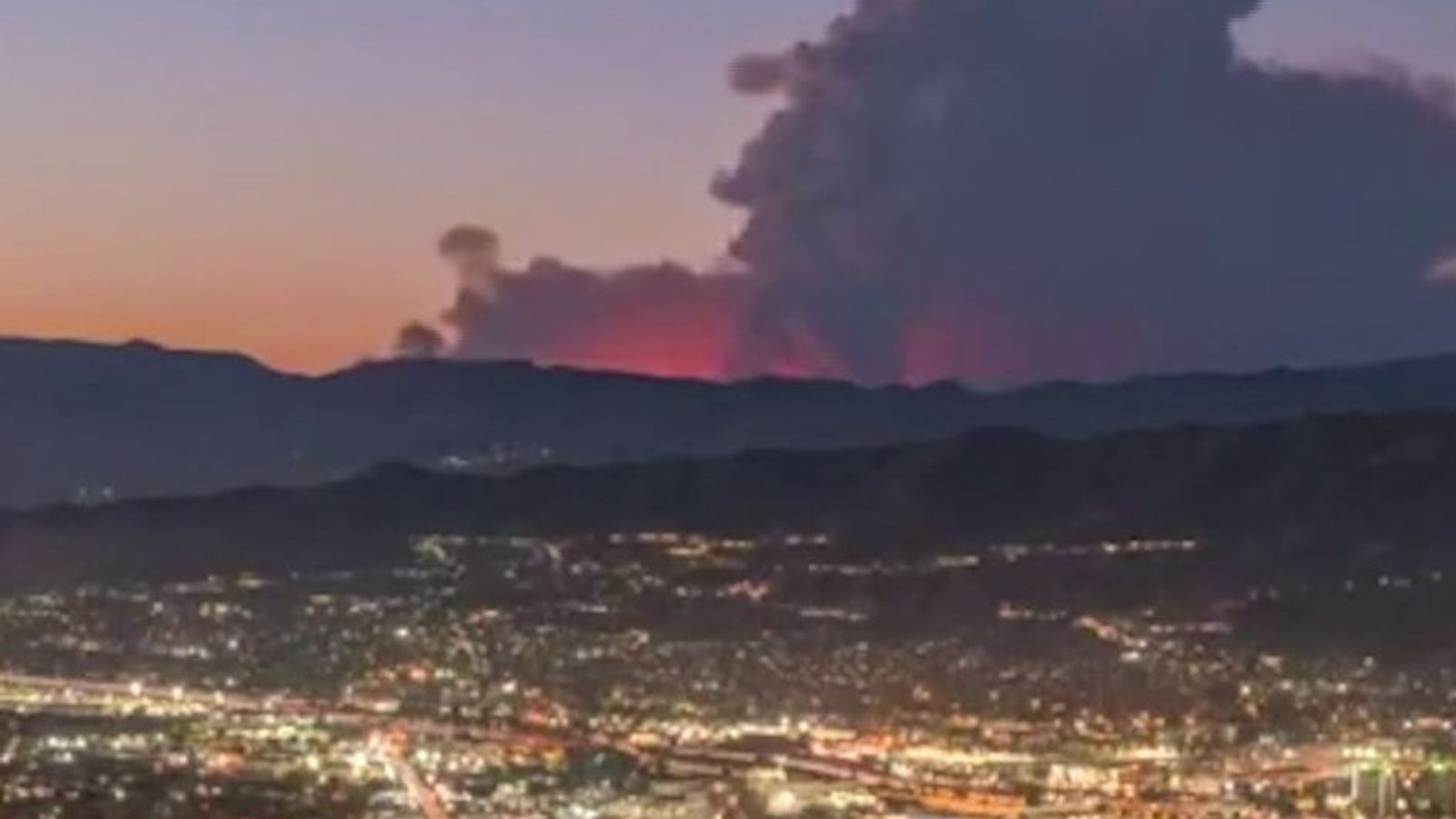 Los Angeles Skyline Engulfed By Wildfire Smoke US News Sky News Los Angeles Skyline Engulfed By Wildfire Smoke US News Sky News