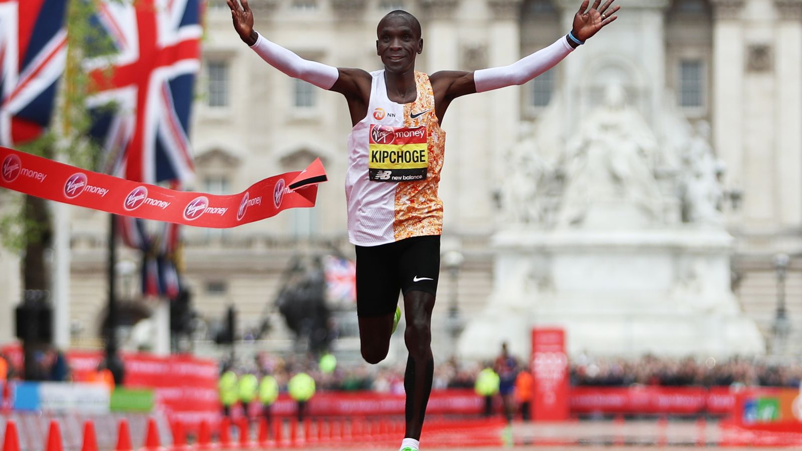 London Marathon: Elite runners only | News UK Video News | Sky News