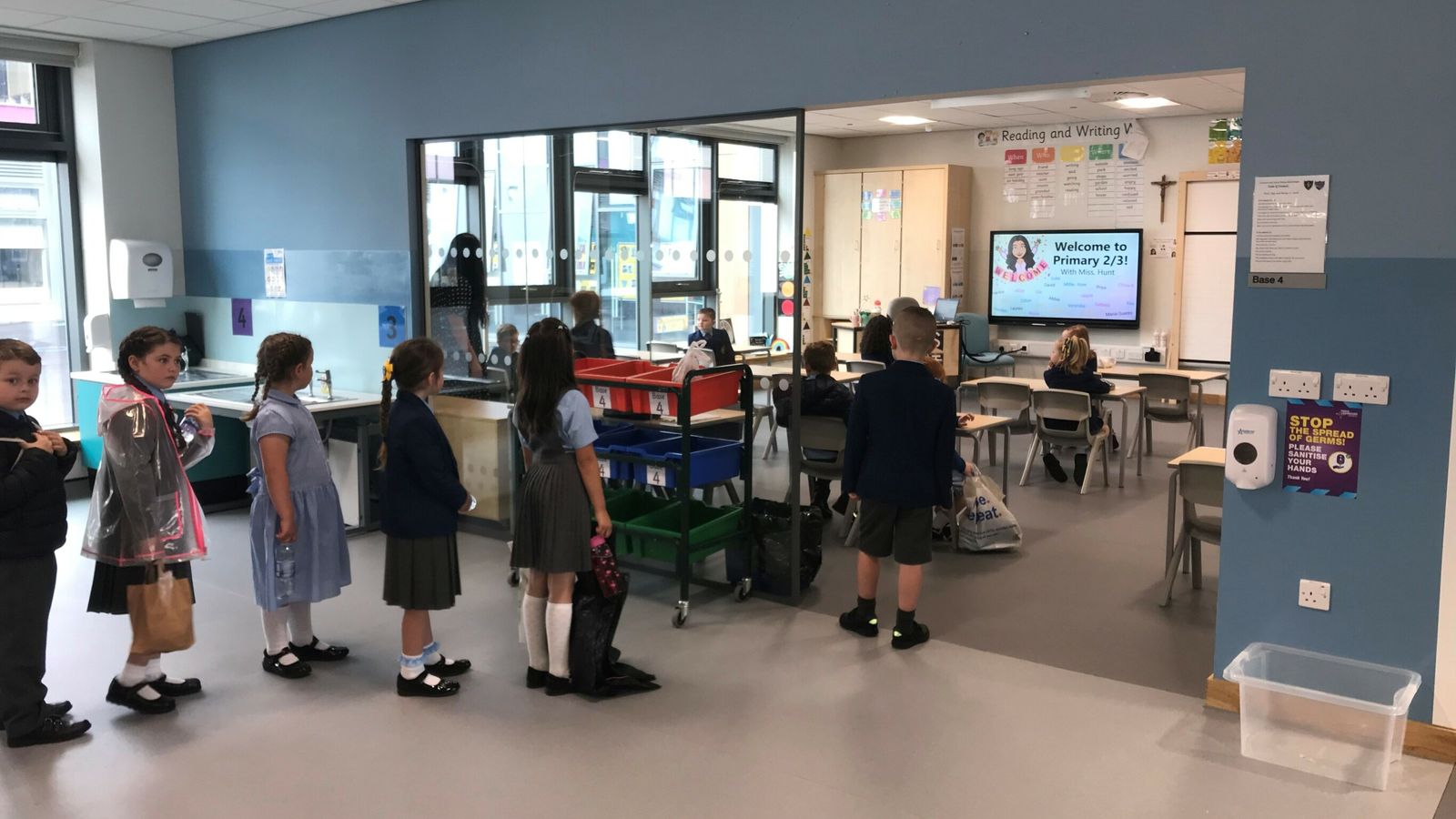 Coronavirus: This is what the first day of school in Scotland looked ...