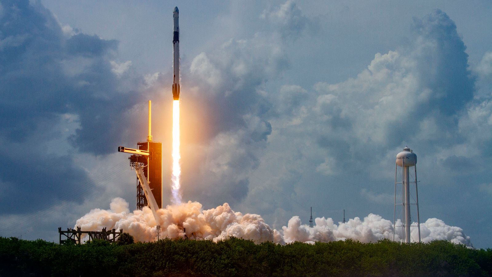 Elon Musks Spacex Wins Us Military National Security Mission Contract