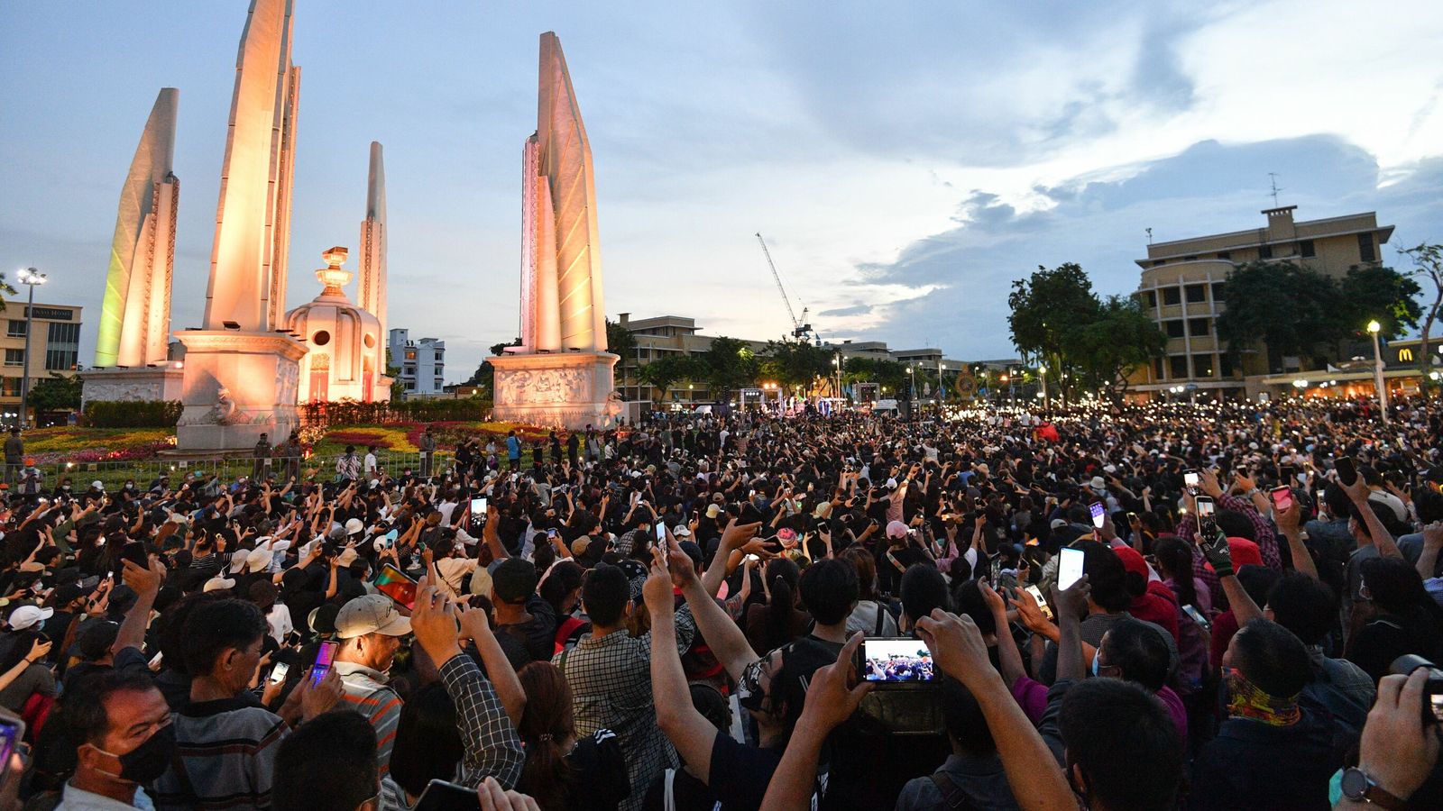 Thailand protests: Hunger Games salute a sign of defiance as thousands ... Thailand protests: Hunger Games salute a sign of defiance as thousands ...