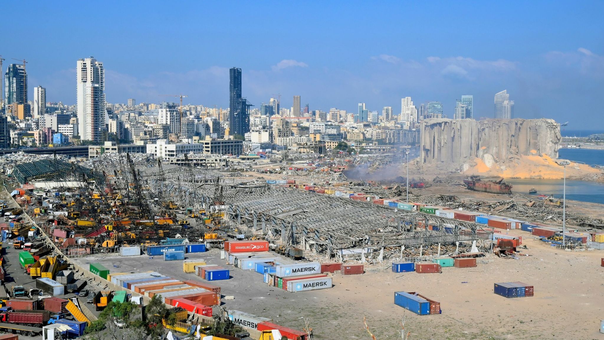 Beirut explosion: Officials put under house arrest as at least 135 die ...