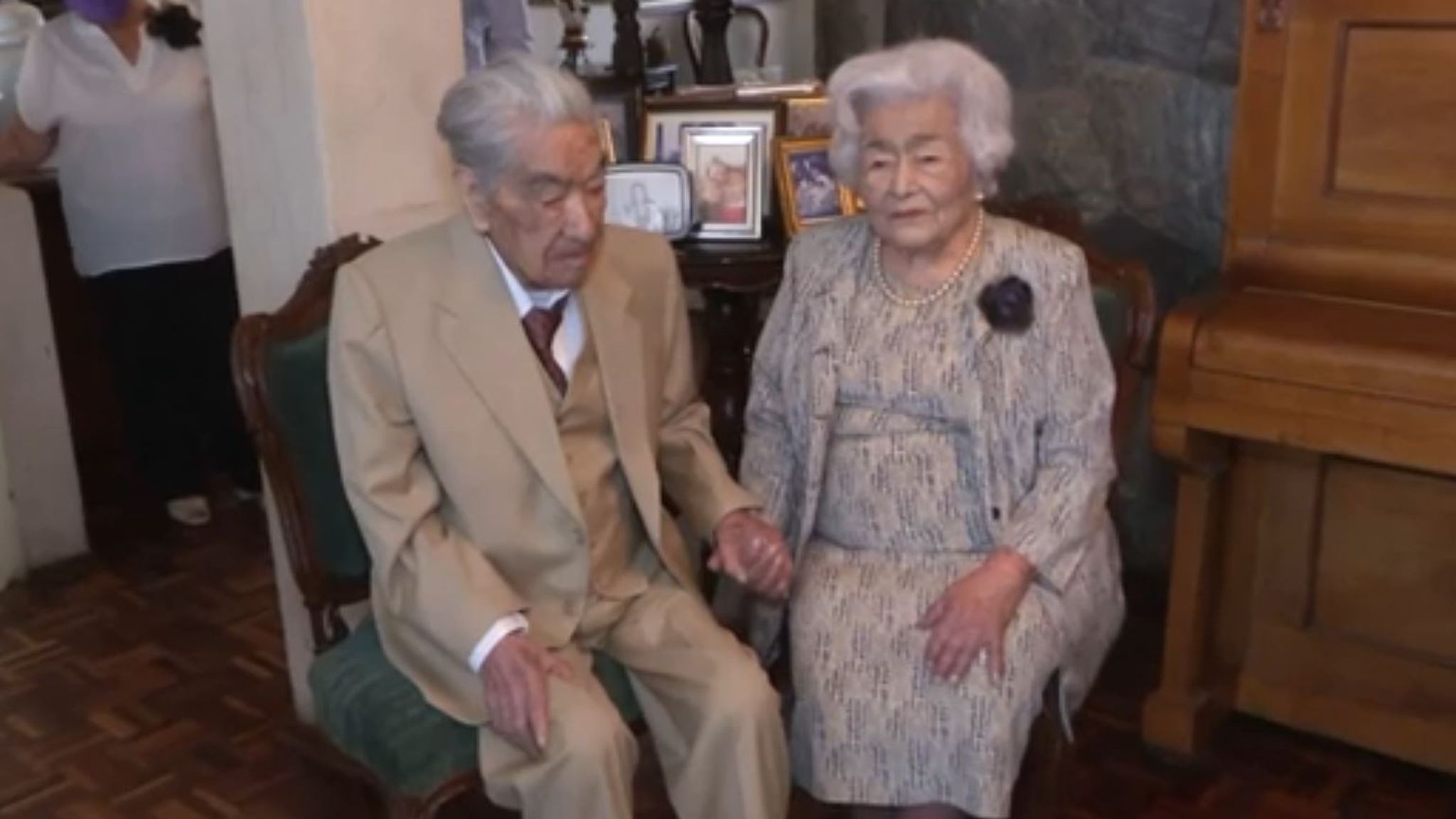 Guinness World Records crowns Ecuadorian husband and wife world's ...