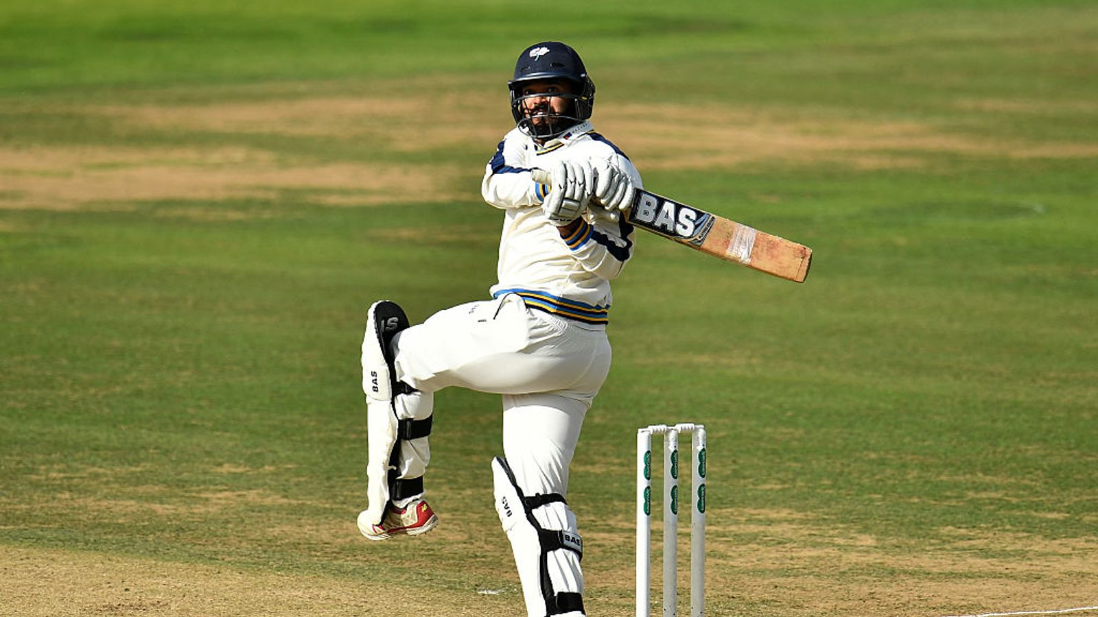 Azeem Rafiq: Ex-Yorkshire cricketer says racism at club left him 'close ...