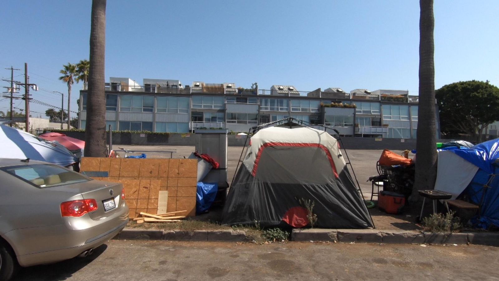 'The city has become unbearable': Why are so many people leaving Los ...