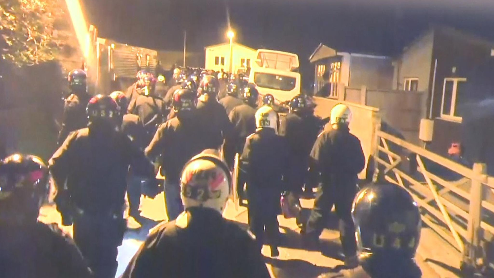 Armed police in 'high-risk' raid of suspected gun supply gang in London ...