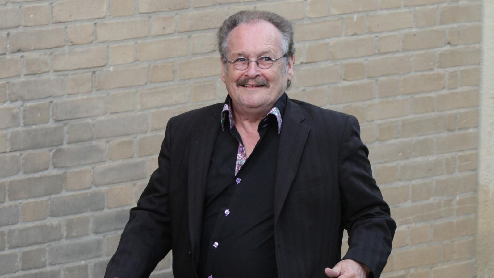 Bobby Ball: Cannon & Ball star dies aged 76 after testing positive for ...