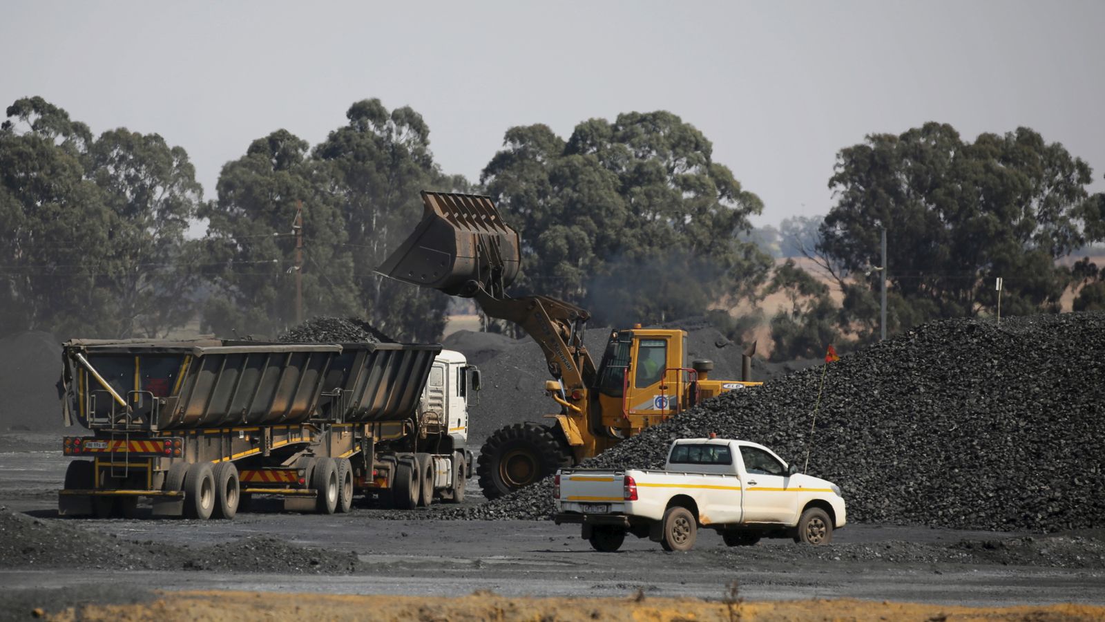 Mining giants turn backs on coal in face of investor pressure | Money ...
