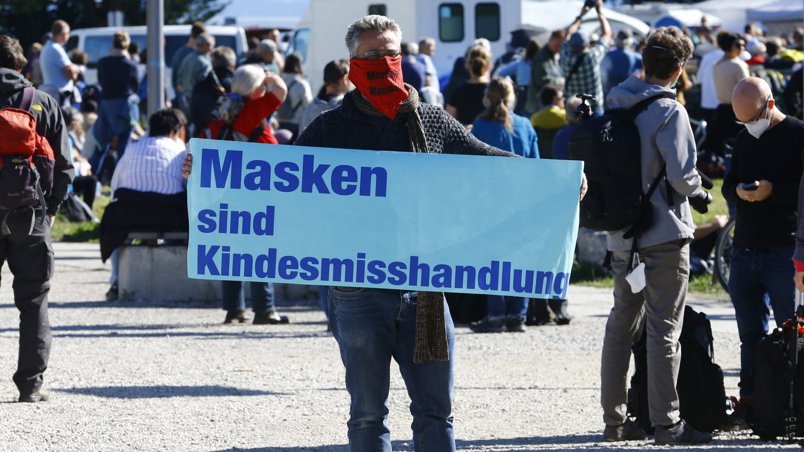 Coronavirus: Thousands protest against German COVID-19 restrictions ...