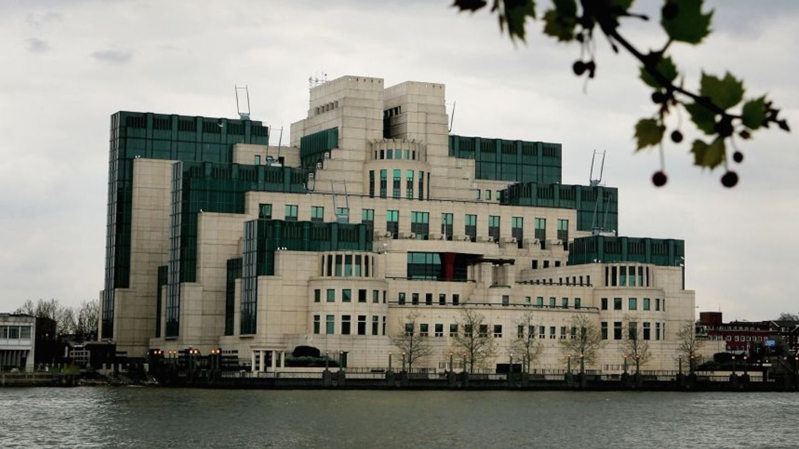 Head of MI6 launches recruitment drive among Twitter followers ...