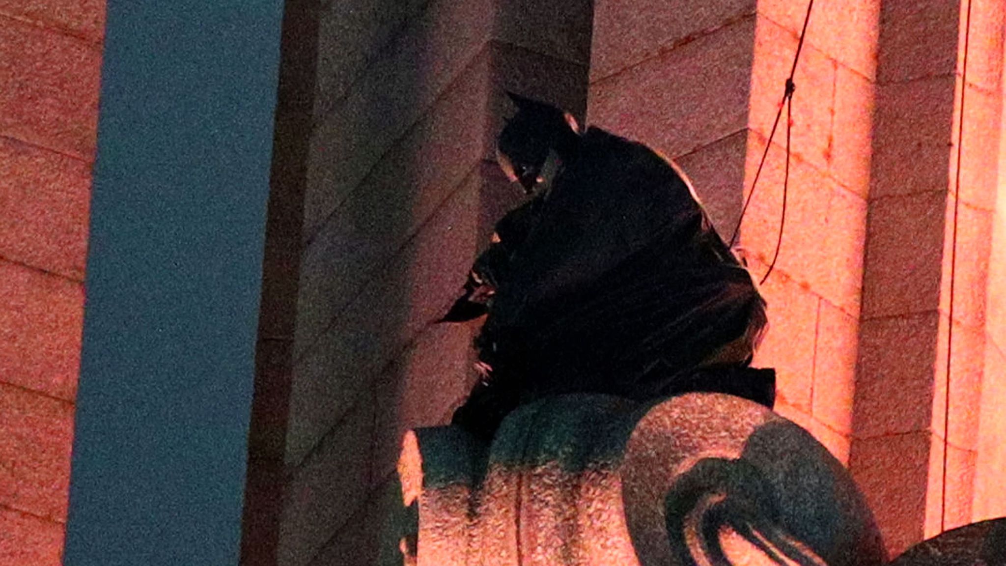 Stunt double scales Liverpool landmark as filming for new Batman movie ...