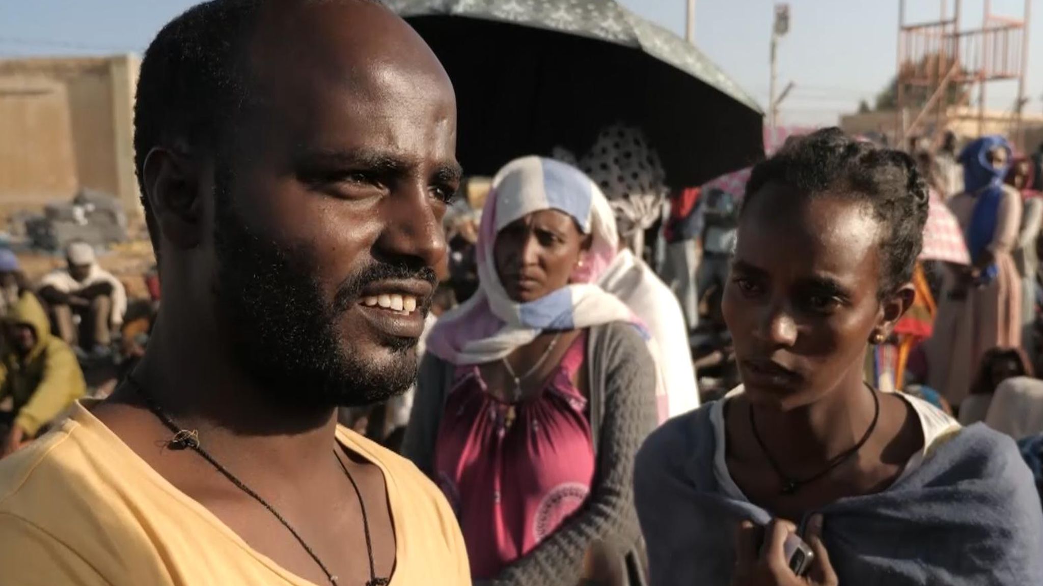 Ethiopia's Tigray crisis: Thousands flee civil war fought in the ...