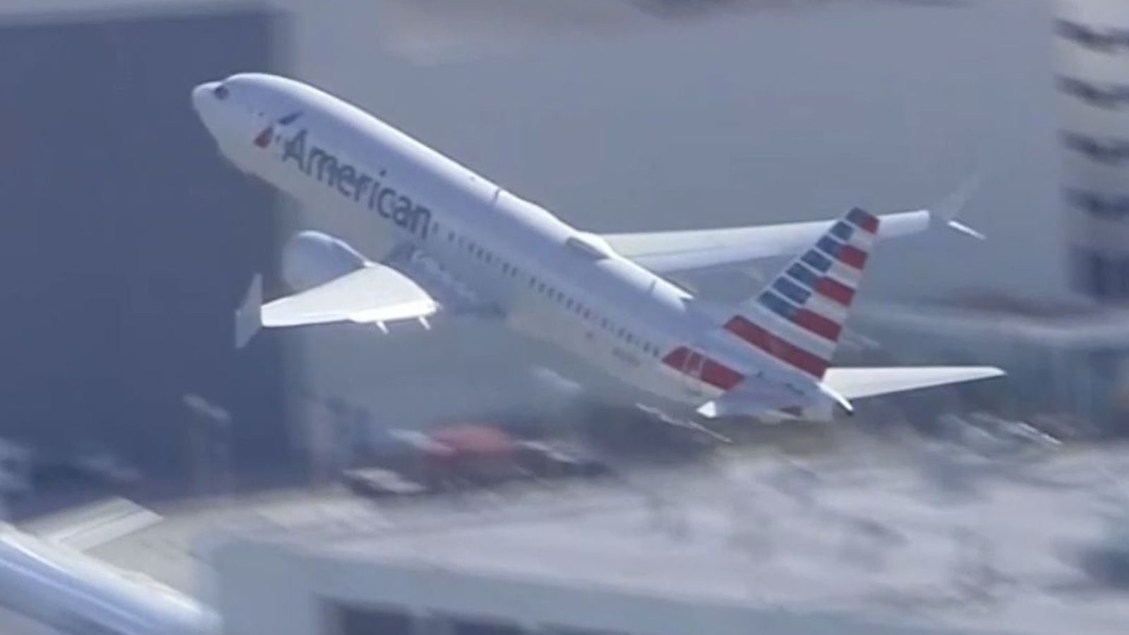 Boeing 737 Max takes off in Miami | Sky News