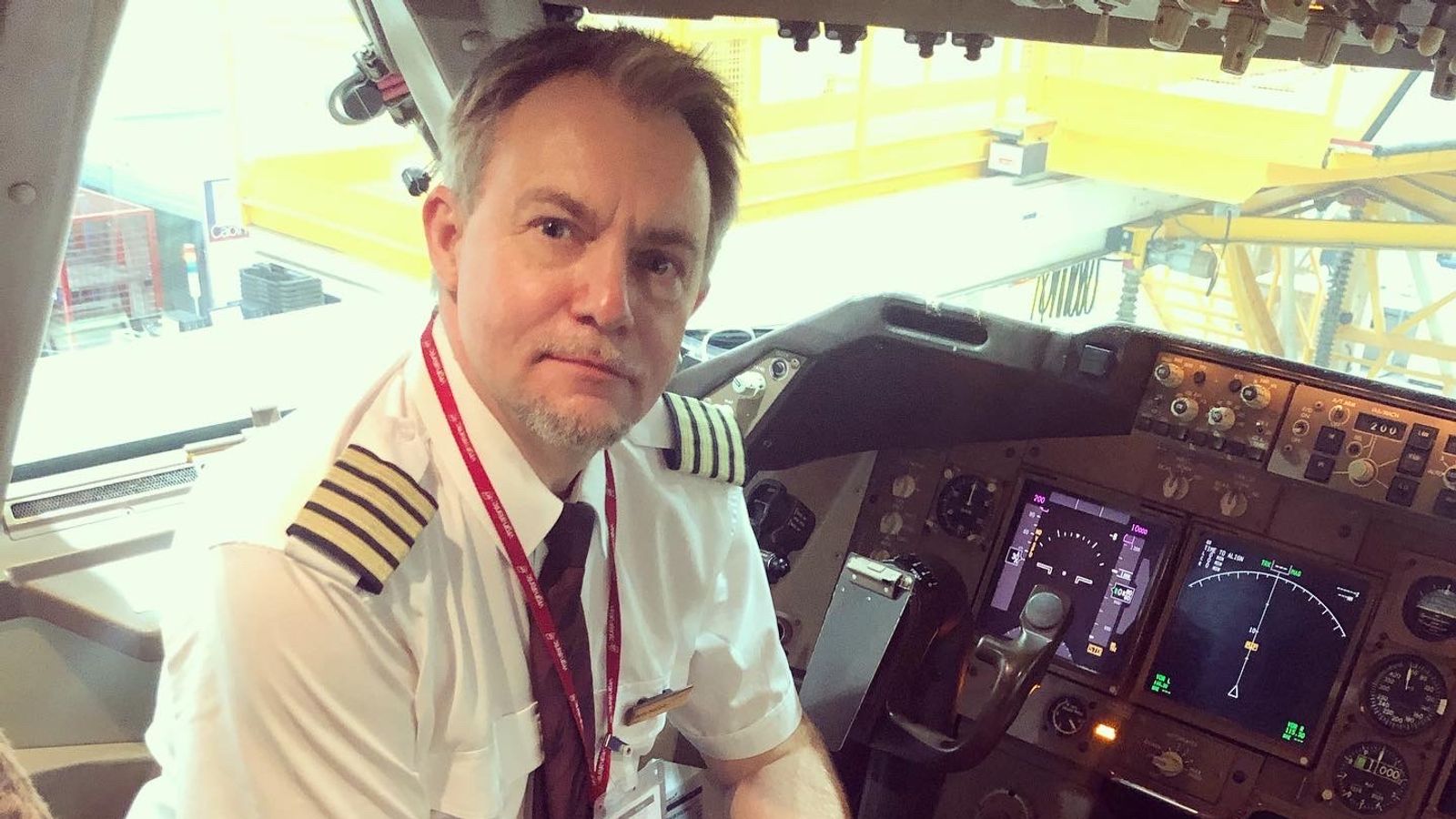 Britain's last 747 passenger jet makes final flight before new life as ...