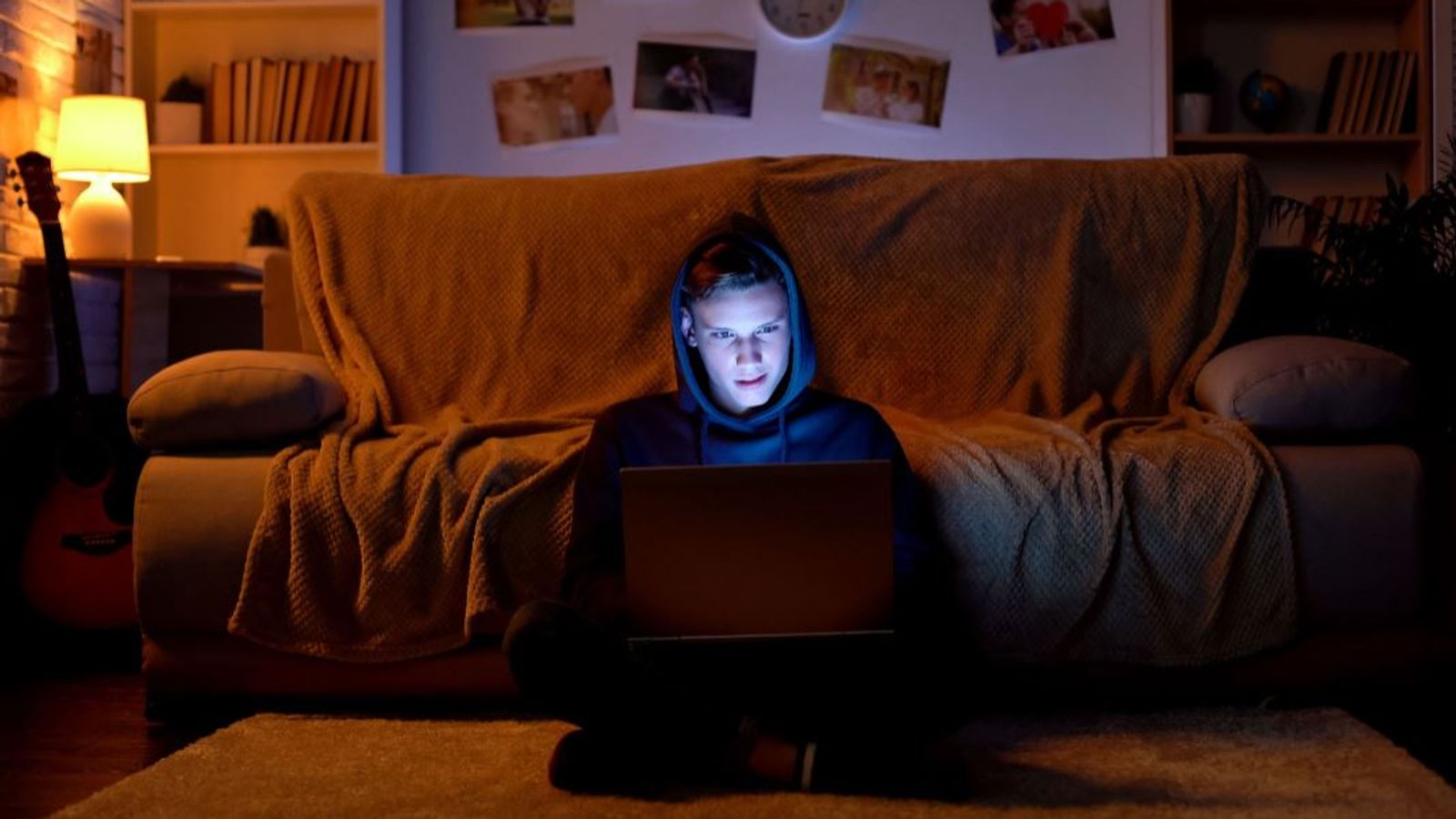 COVID-19: Children 'addicted' to video game 'loot packs' in lockdown ...