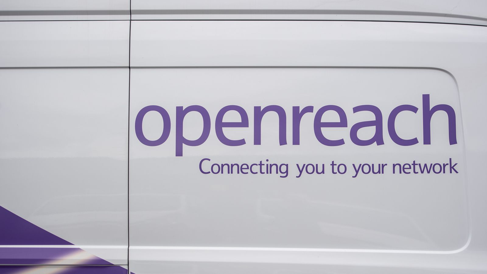 Communications company Openreach announces over 5,000 new jobs | UK ...
